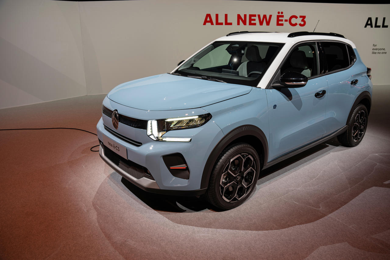 Photo 5 - citroen e-c3 bleu monte-carlo - Nouvelle Citroën ë-C3 (2024). L'argus à bord de la ...