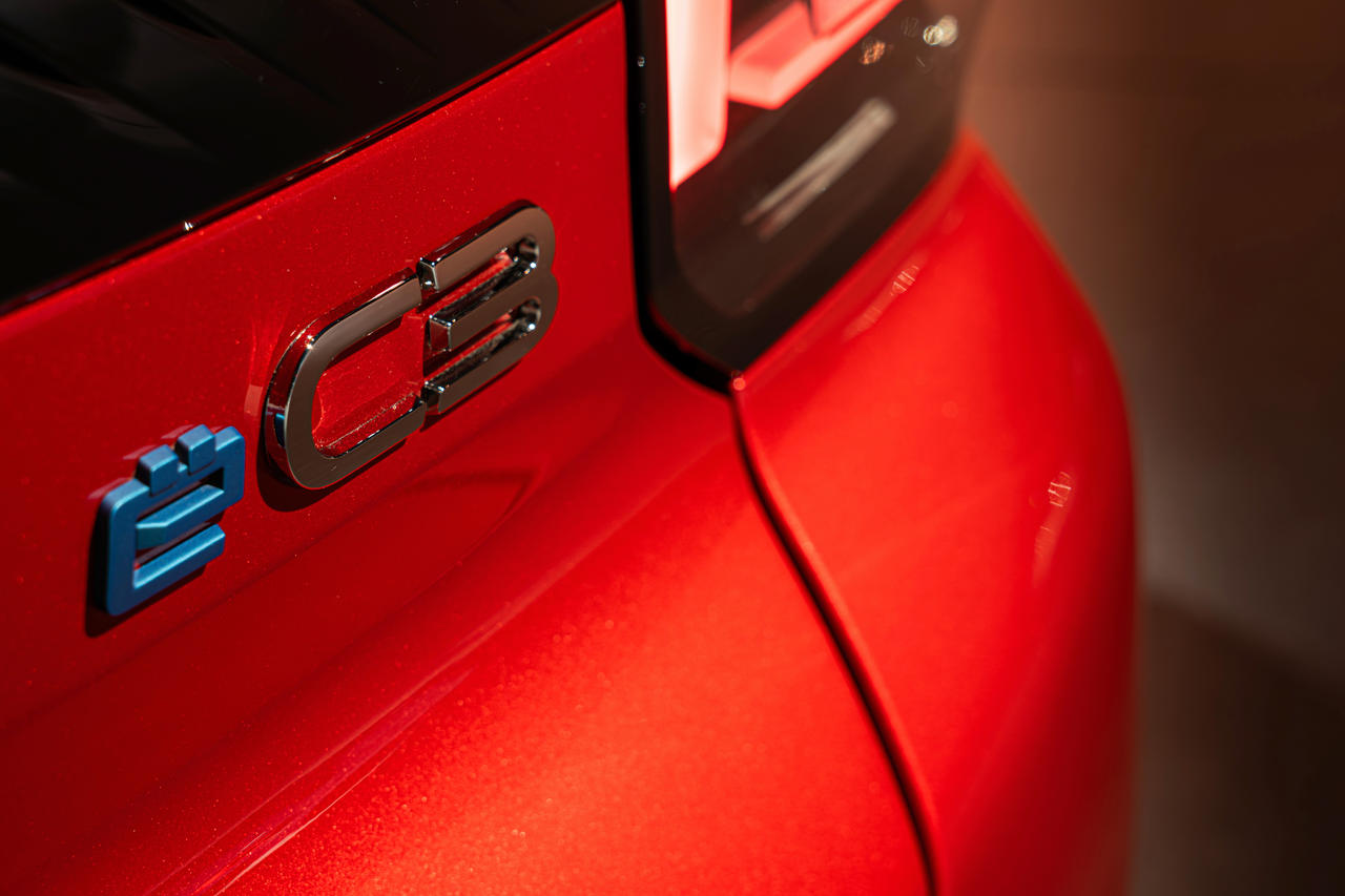 Photo 14 - citroen e-c3 logo arriere - Nouvelle Citroën ë-C3 (2024). L ...
