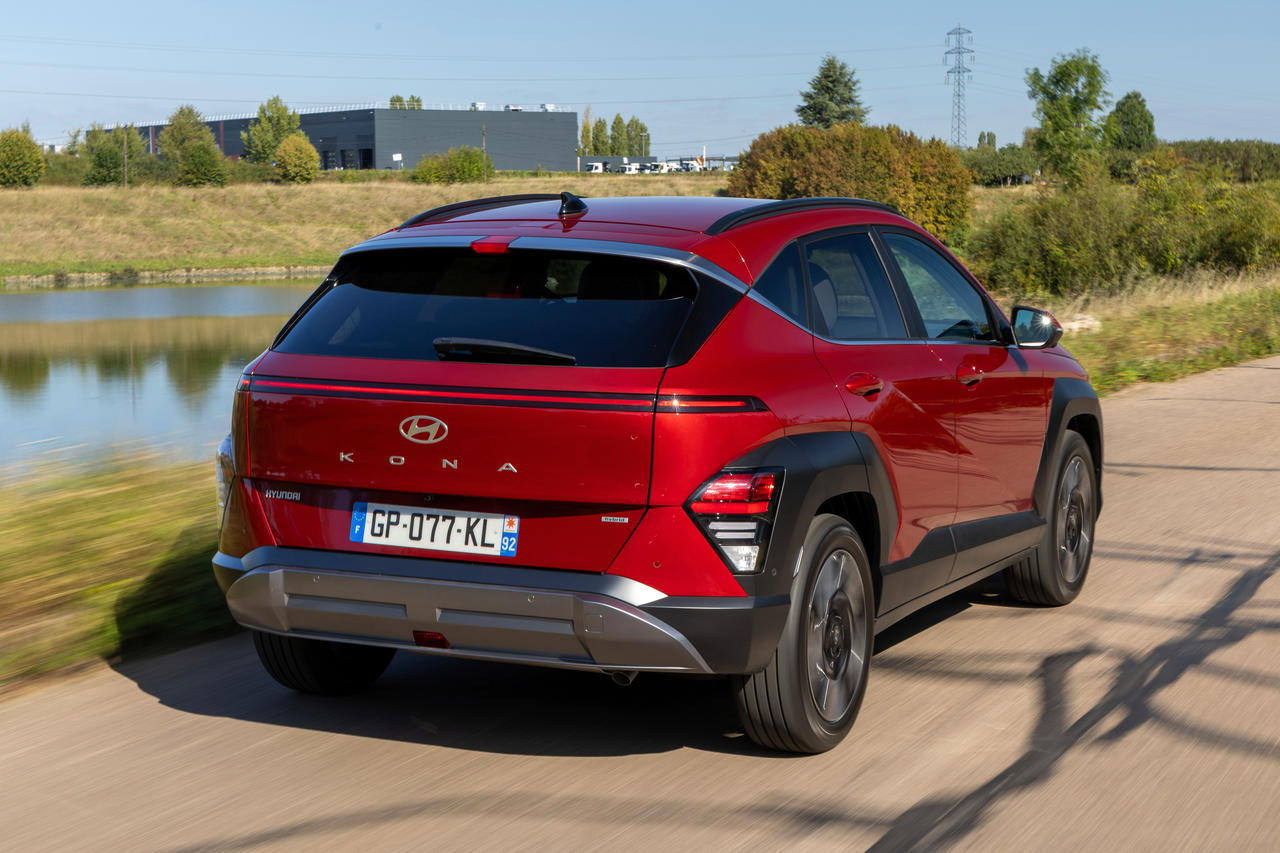Photo 5 - fiche technique Hyundai Kona Hybrid 2023 - Essai comparatif ...