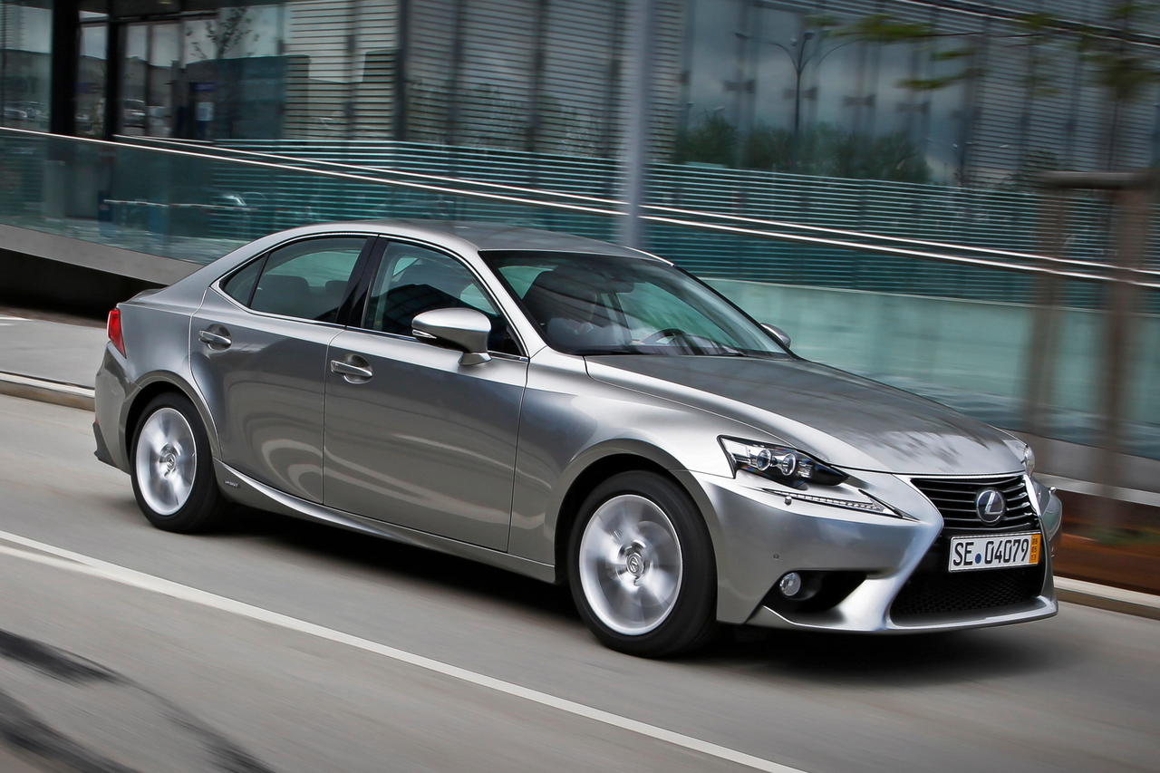 Photo 16 - lexus is 300h grise 2013 - Guide d’achat occasion : quel ...