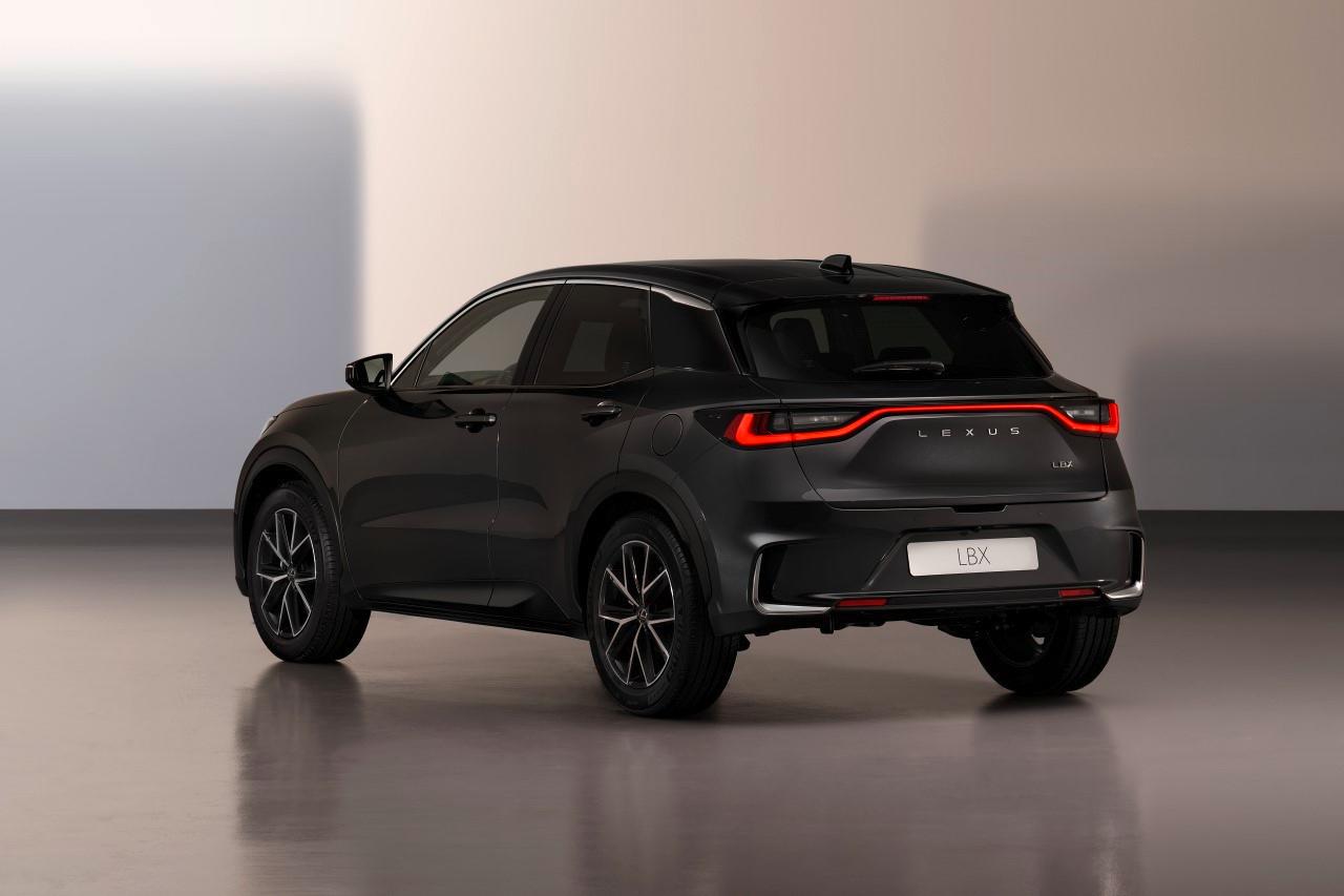 Photo 2 - Le LBX affiche des lignes plus douces que le reste de la gamme Lexus. - Lexus LBX ...