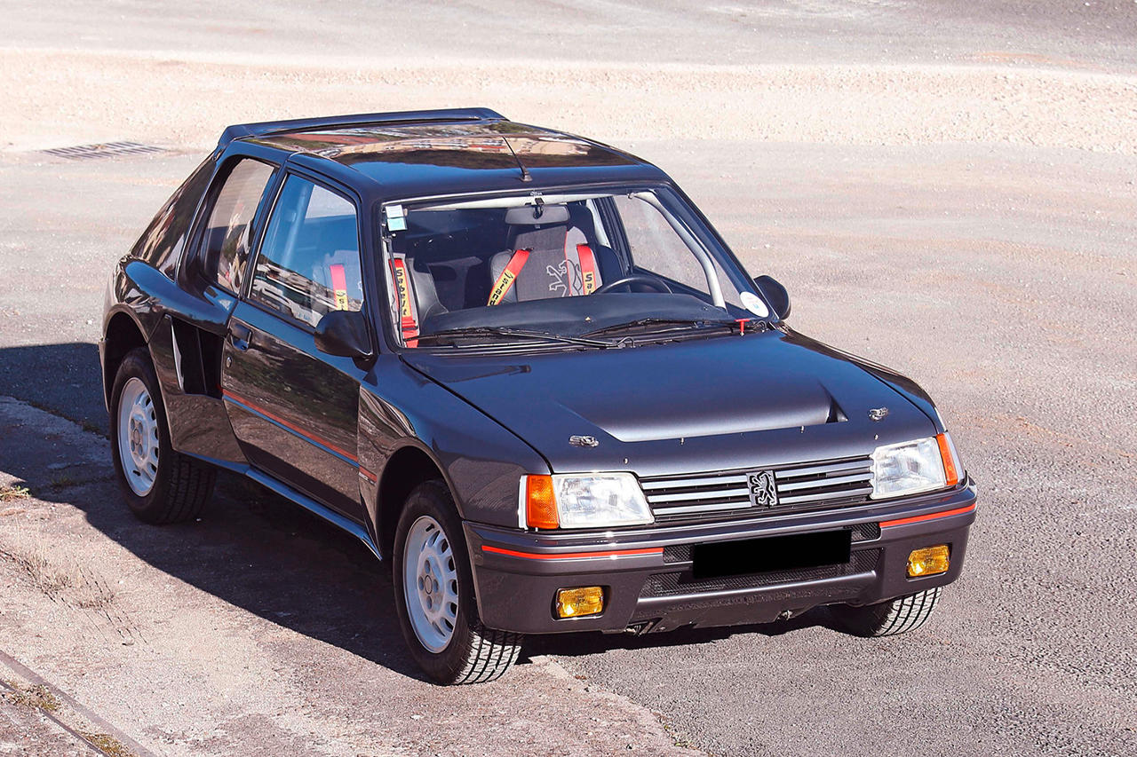 Photo 31 - Cette Peugeot 205 Turbo 16 de 1984 est la 12e de la série de ...