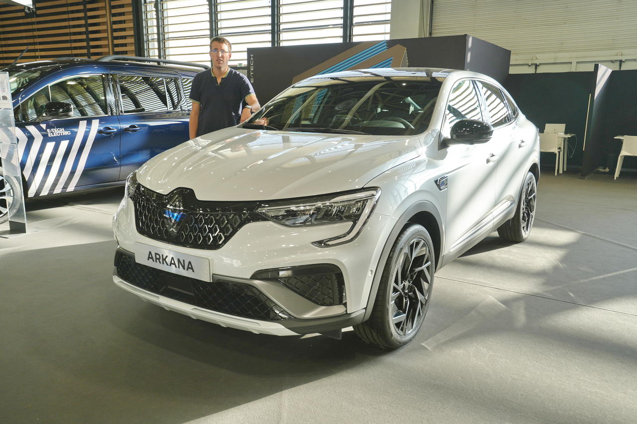 A bord du Renault Arkana restylé dans sa nouvelle finition Esprit Alpine