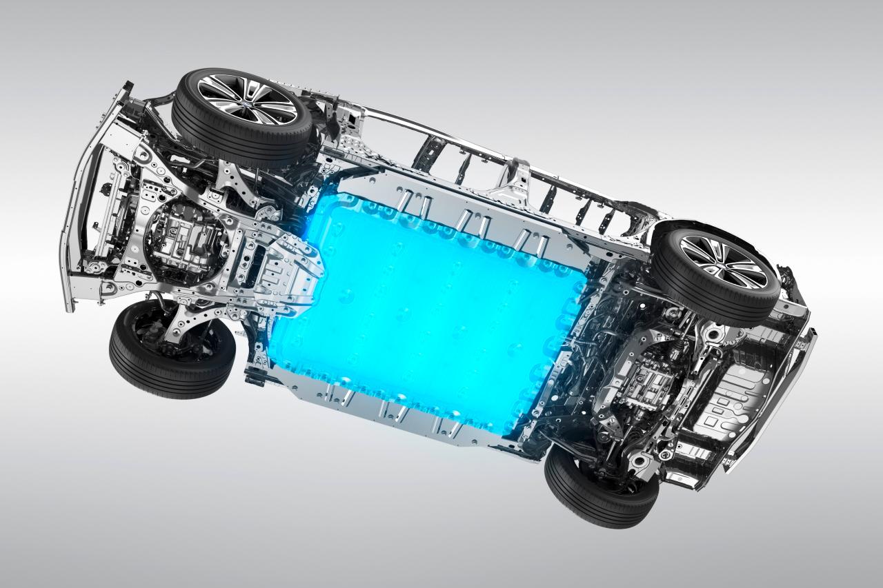 Photo 11 - La batterie du Solterra est d'une capacité de 71,4 kWh. Son ...