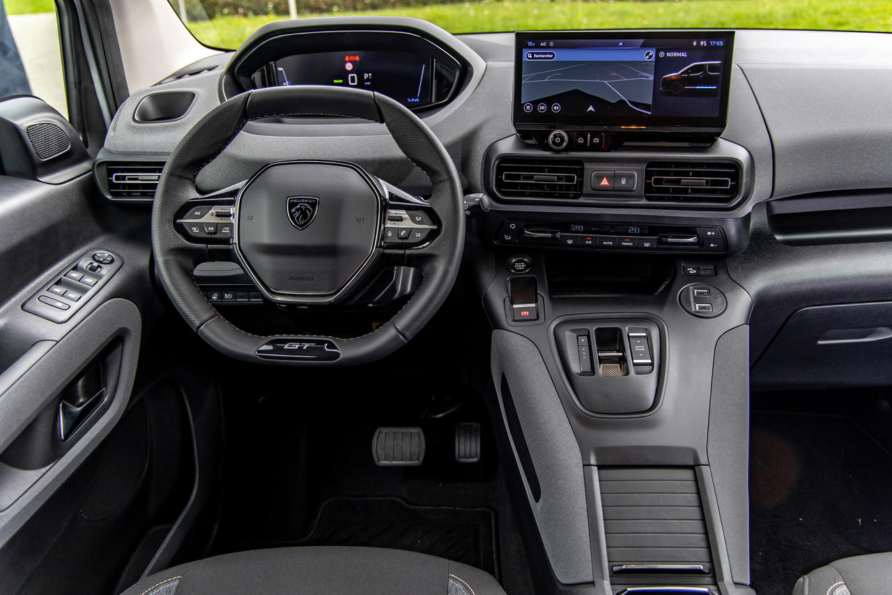 Photo 13 - peugeot e-rifter i-cockpit - Un restylage très visible pour ...