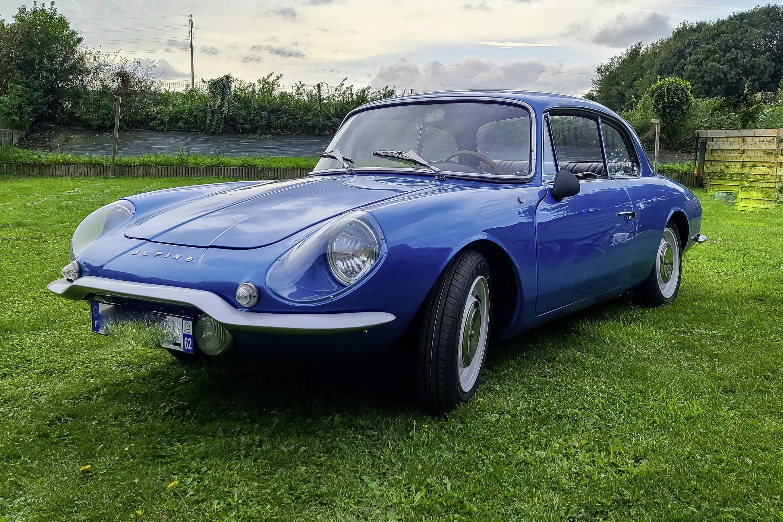 Diaporama et photos - Saviez-vous que l'Alpine A110 a aussi existé en quatre places ? | L'Argus