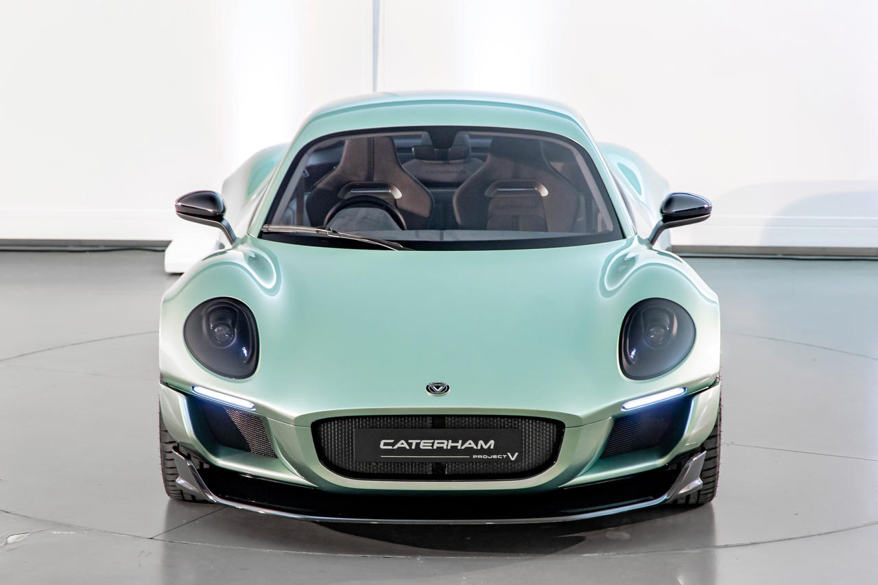 Au volant du concept Project V, le futur coupé électrique de Caterham