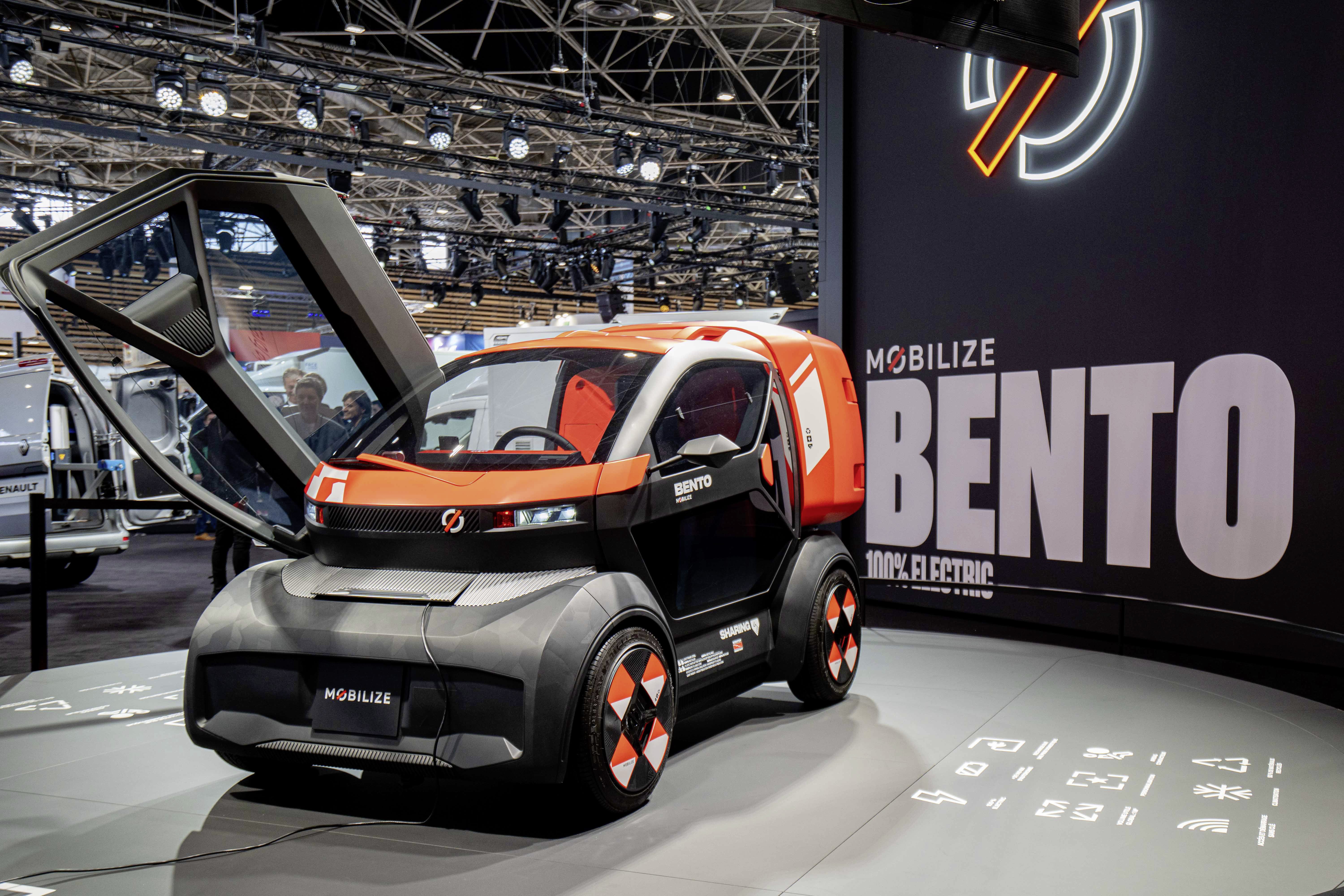 Photo 1 - Au Salon Solutrans de Lyon, Mobilize présente son micro ...