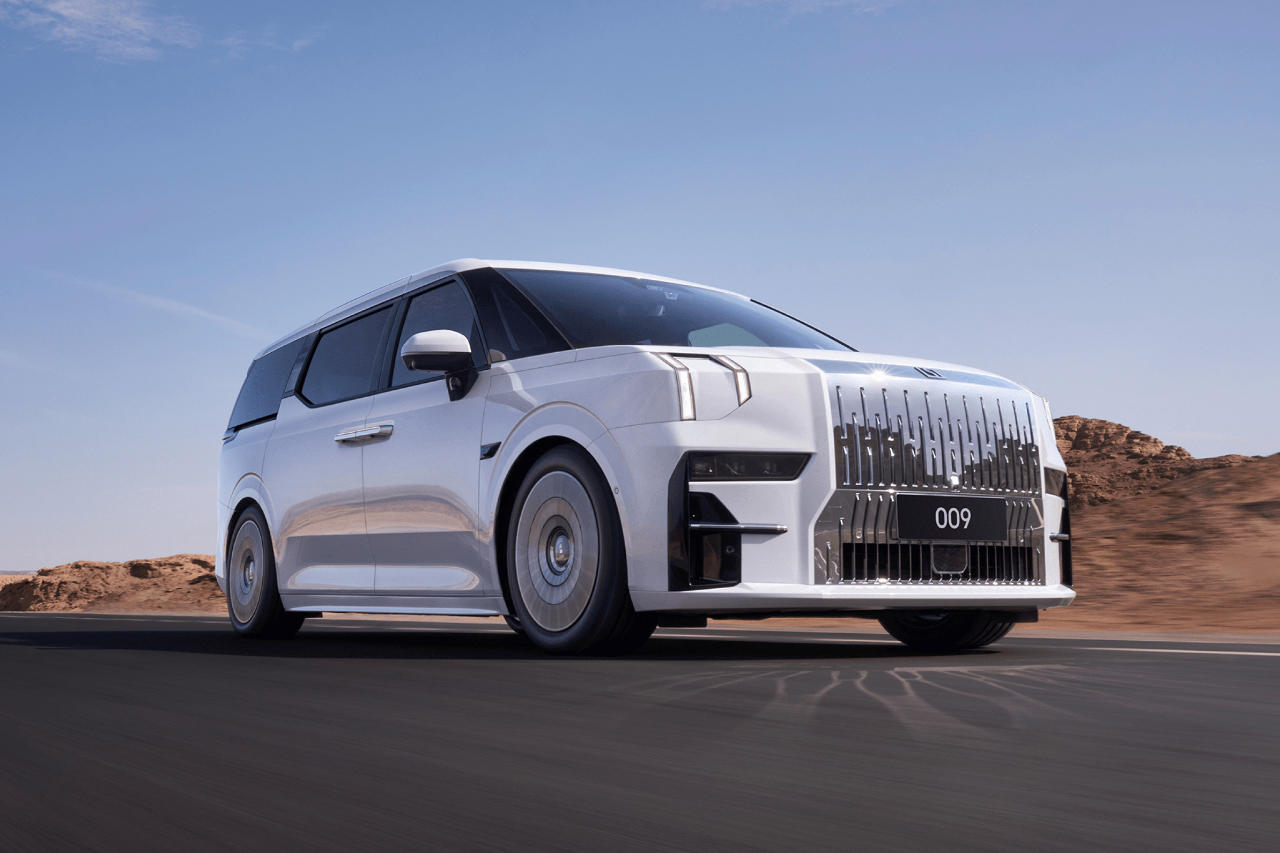 Nouveau Volvo EM90. Le monospace électrique cousin du Zeekr 009, officiellement lancé