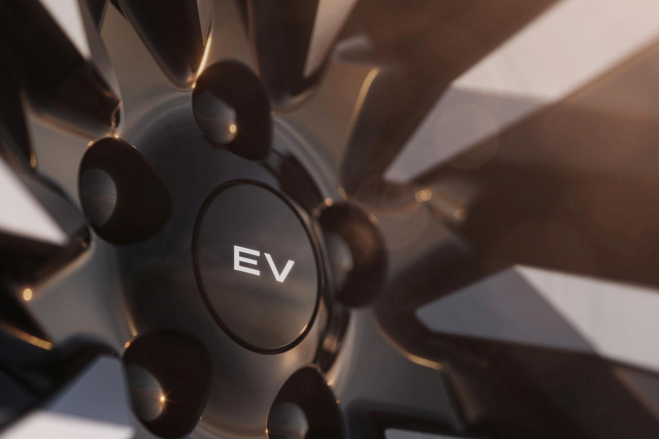 Range Rover Electric (2024). Premières images du luxueux SUV 100 % ...