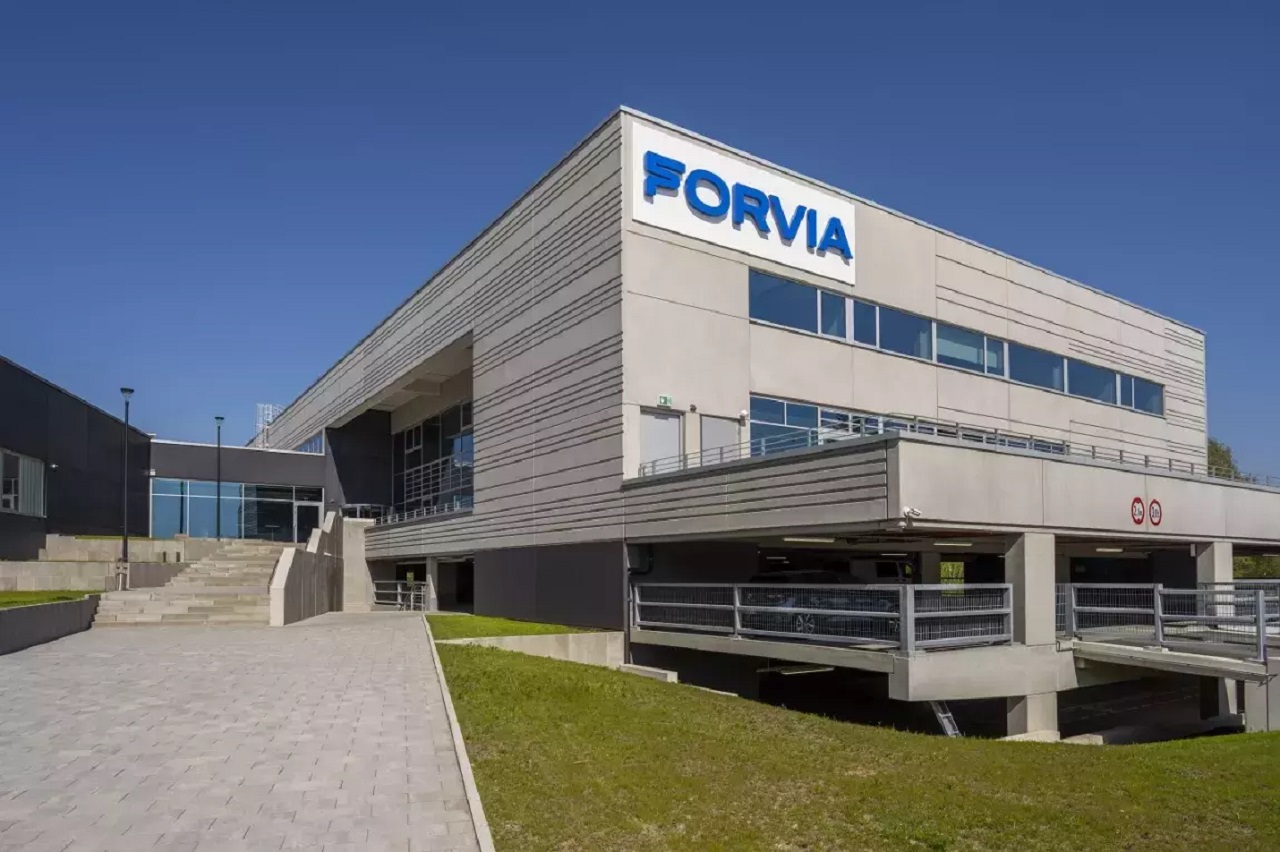 Photo 1 - Forvia recherche et developpement intelligence artificielle ...