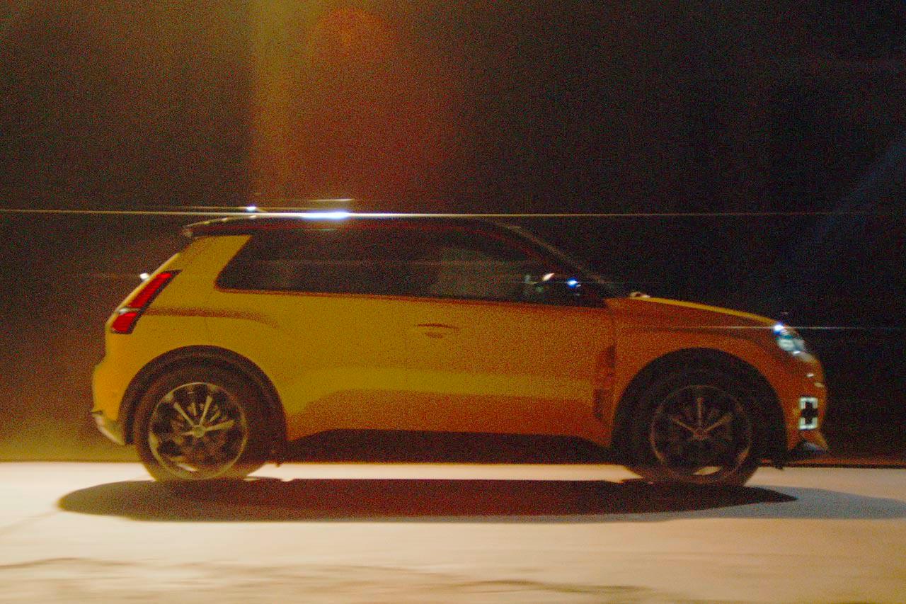 Photo 1 - La R5 de série se dévoile dans un clip promotionnel télévisé (de 30 ou 45 secondes ...