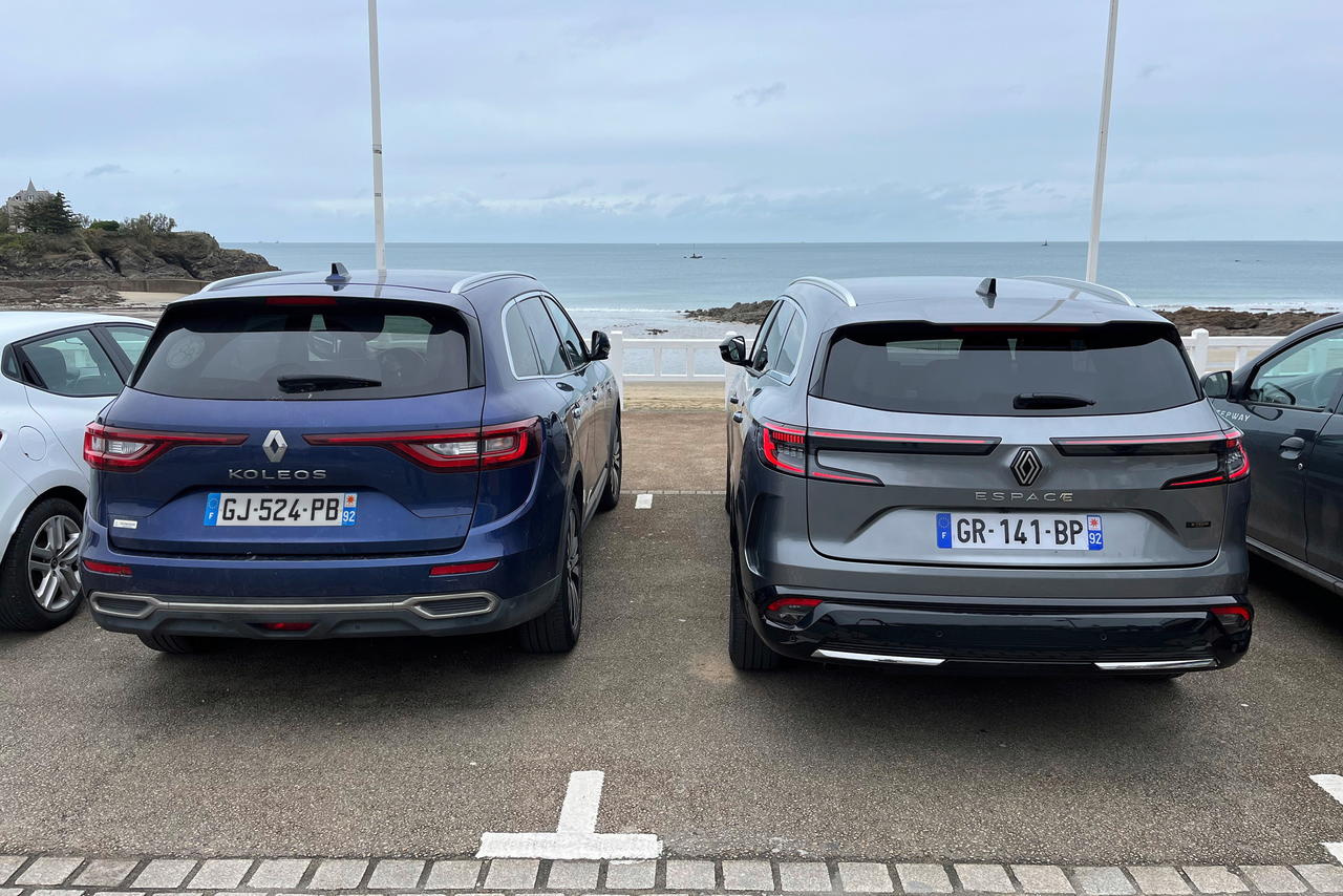 Photo 8 - Renault Espace 6 et koleos - Essai Renault Espace hybride (2023) : notre verdict après ...