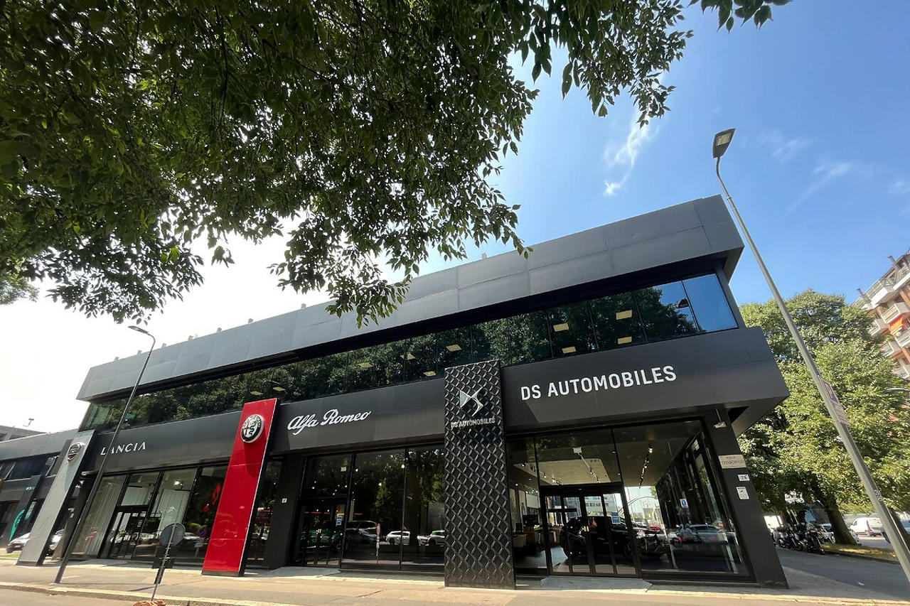 Photo 3 - stellantis and you village automobile milan - Stellantis &You ...