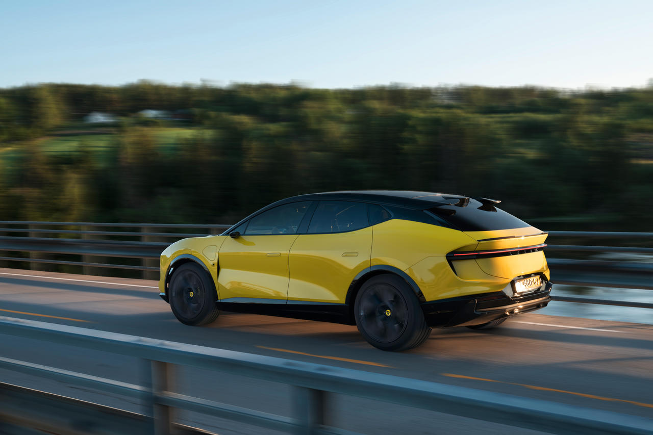 Photo 6 - Lotus Eletre SUV jaune - Lotus Eletre (2024) : cette qualité qui démode les autres SUV ...