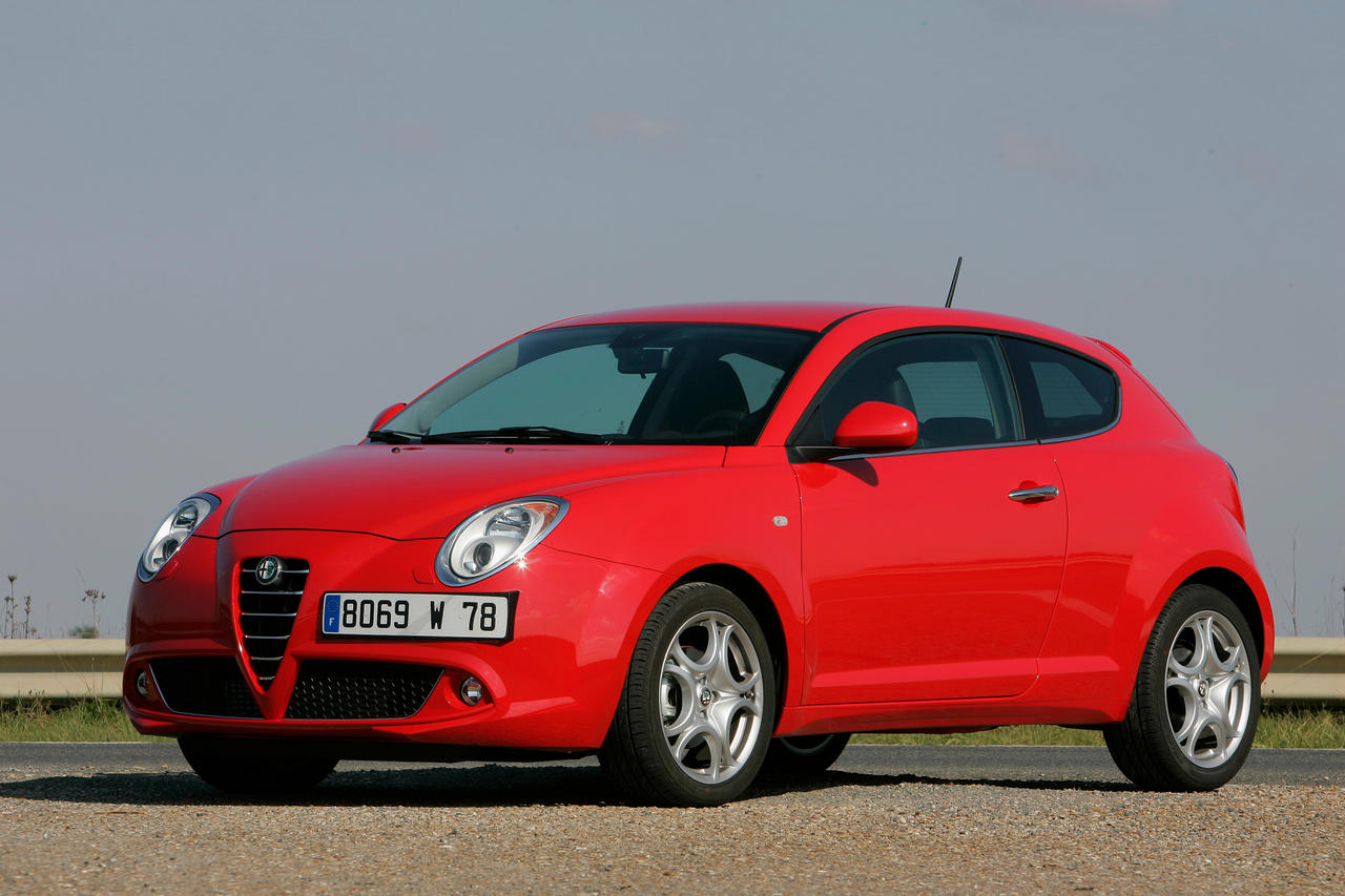 Photo 10 - Alfa Romeo Mito rouge - Alfa Romeo Milano Q4 (2024). La ...