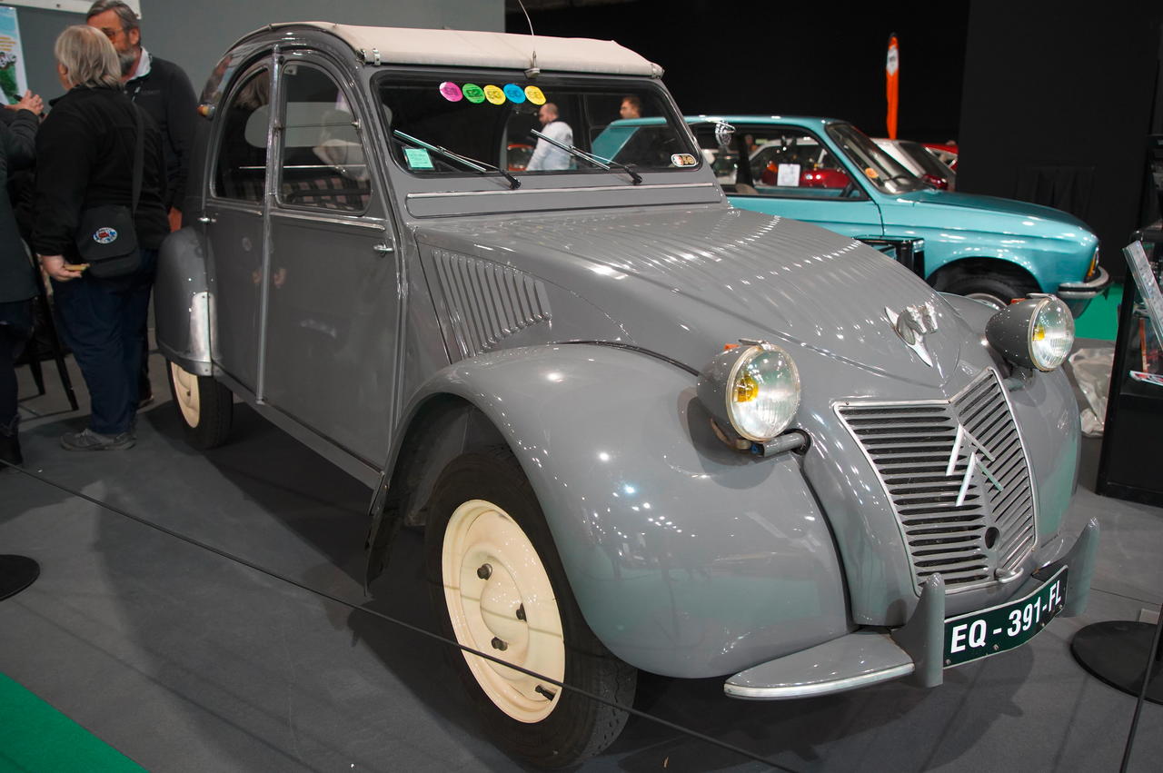 Photo 15 - Citroën 2CV AZ - Rétromobile 2024. L'Aventure Peugeot ...