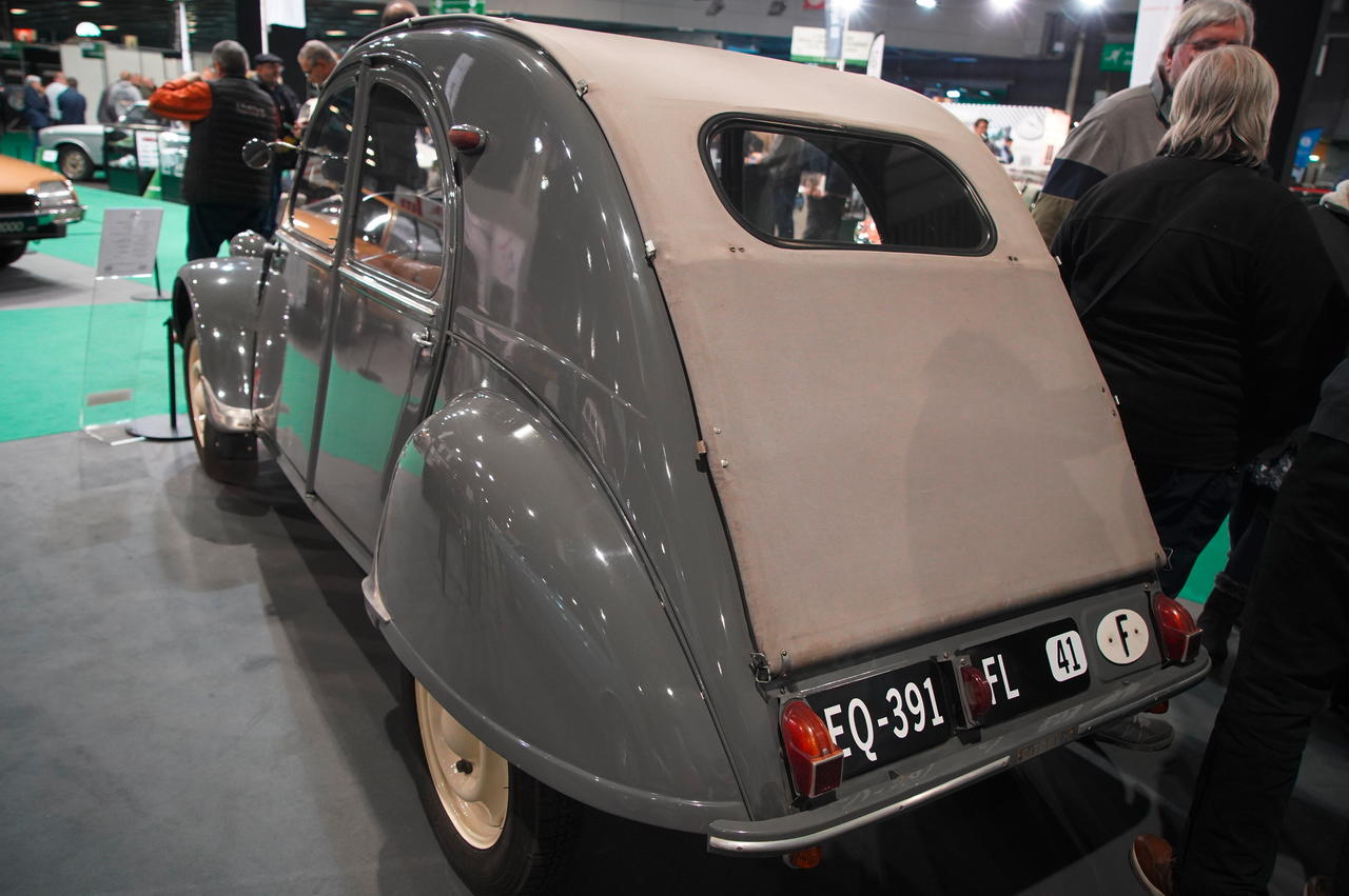 Photo 16 - Citroën 2CV AZ arrière - Rétromobile 2024. L'Aventure ...