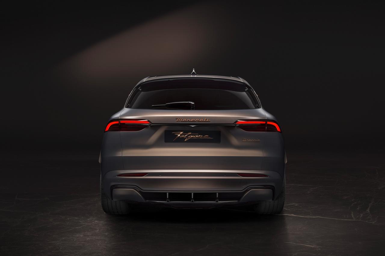 Photo 6 - Le hayon donne accès à un coffre de 535 L. - Maserati Grecale ...