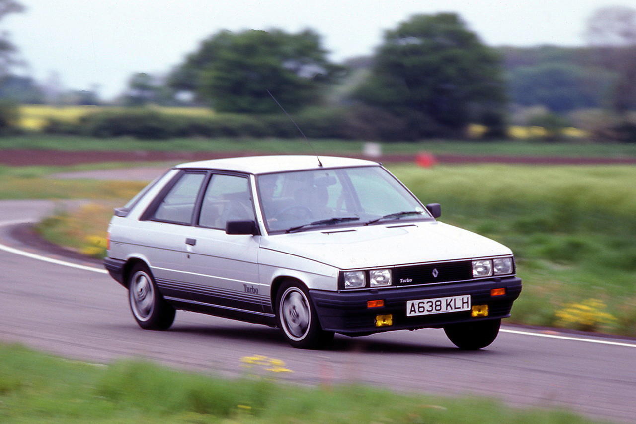 Photo 29 - Version sportive de la Renault 11, la R11 Turbo est lancée ...