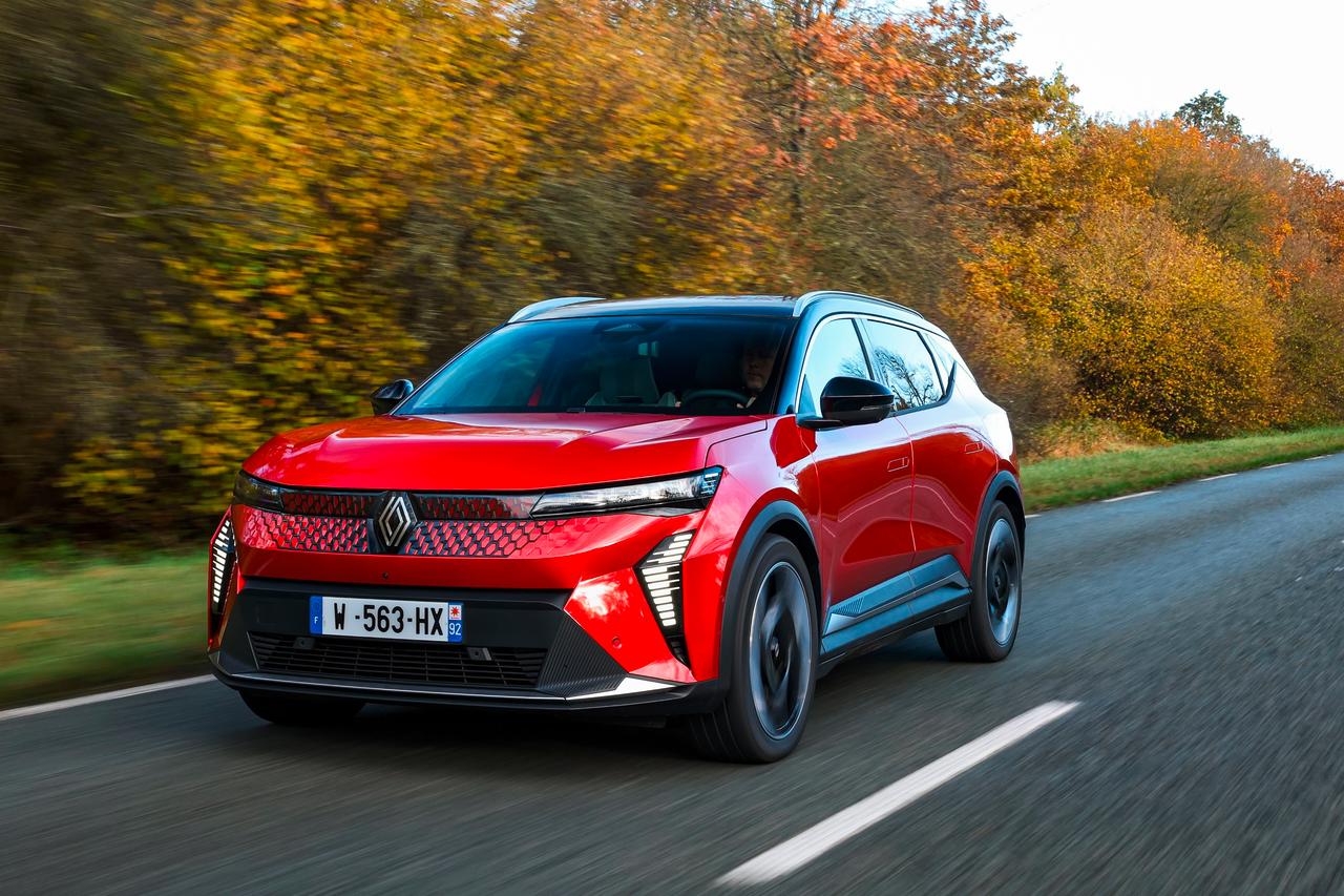 Photo 21 - renault Scénic e-tech électrique 2024 rouge - Nouveautés ...
