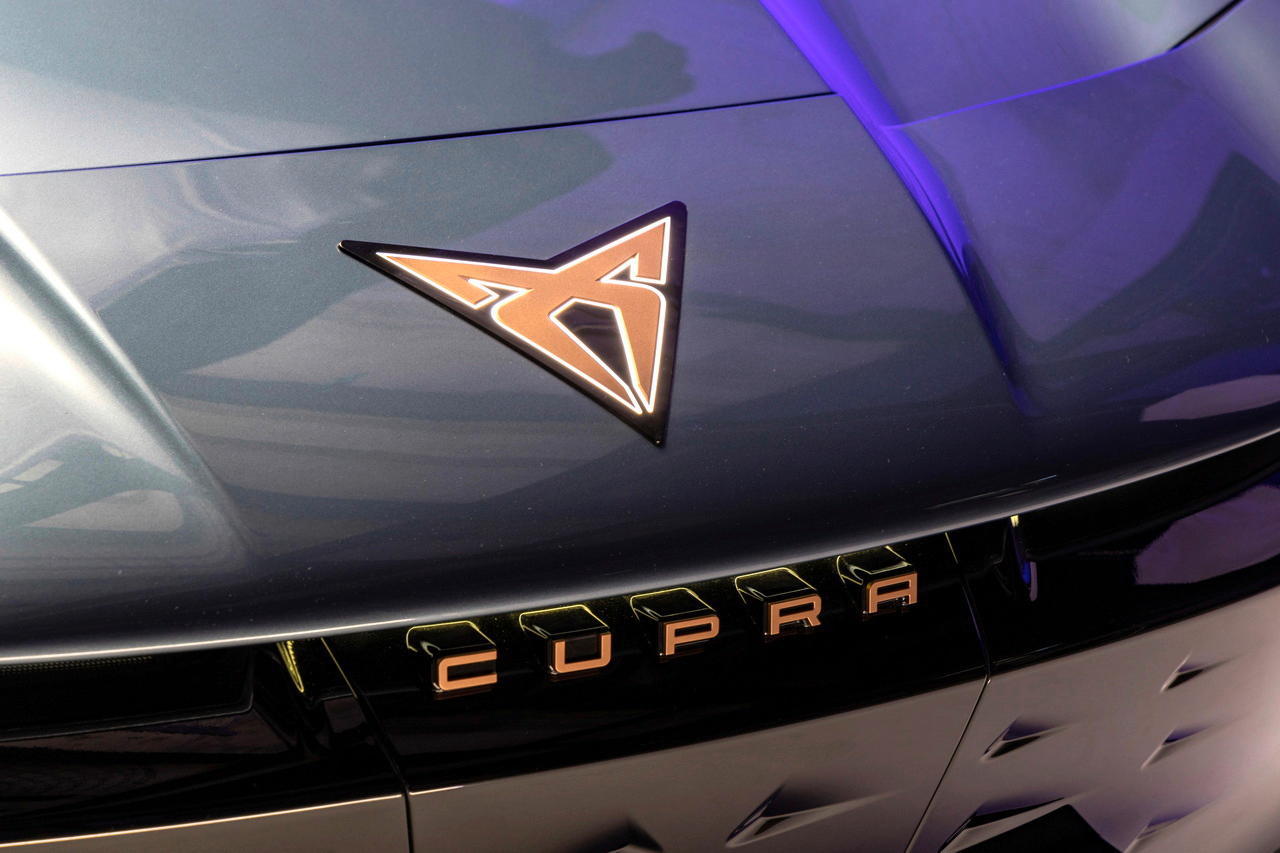 Photo 1 - logo Cupra Tavascan - Cupra et Seat. Toutes les nouveautés ...