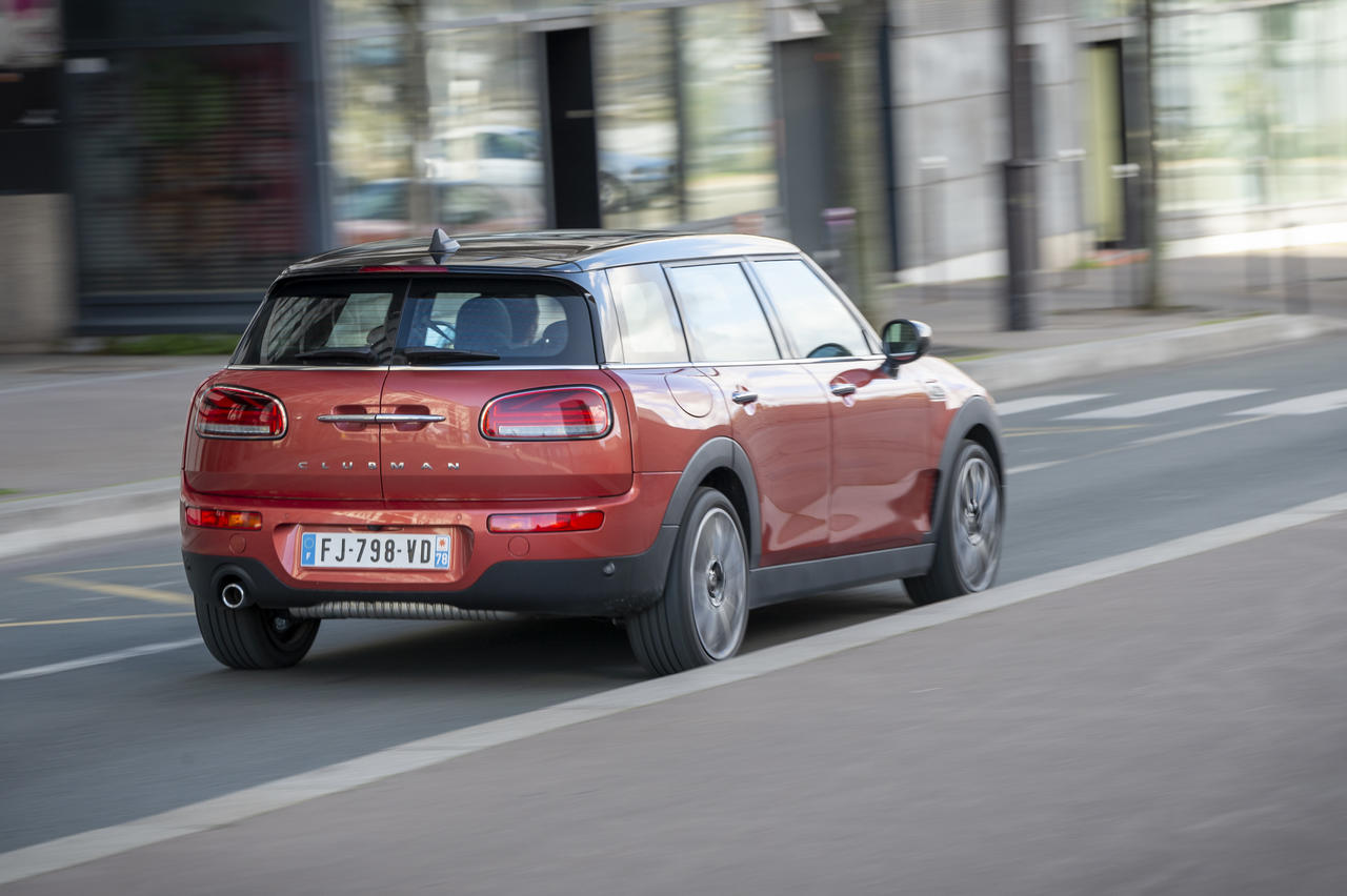 Photo 10 - Le break de troisième génération dispose de portes ...