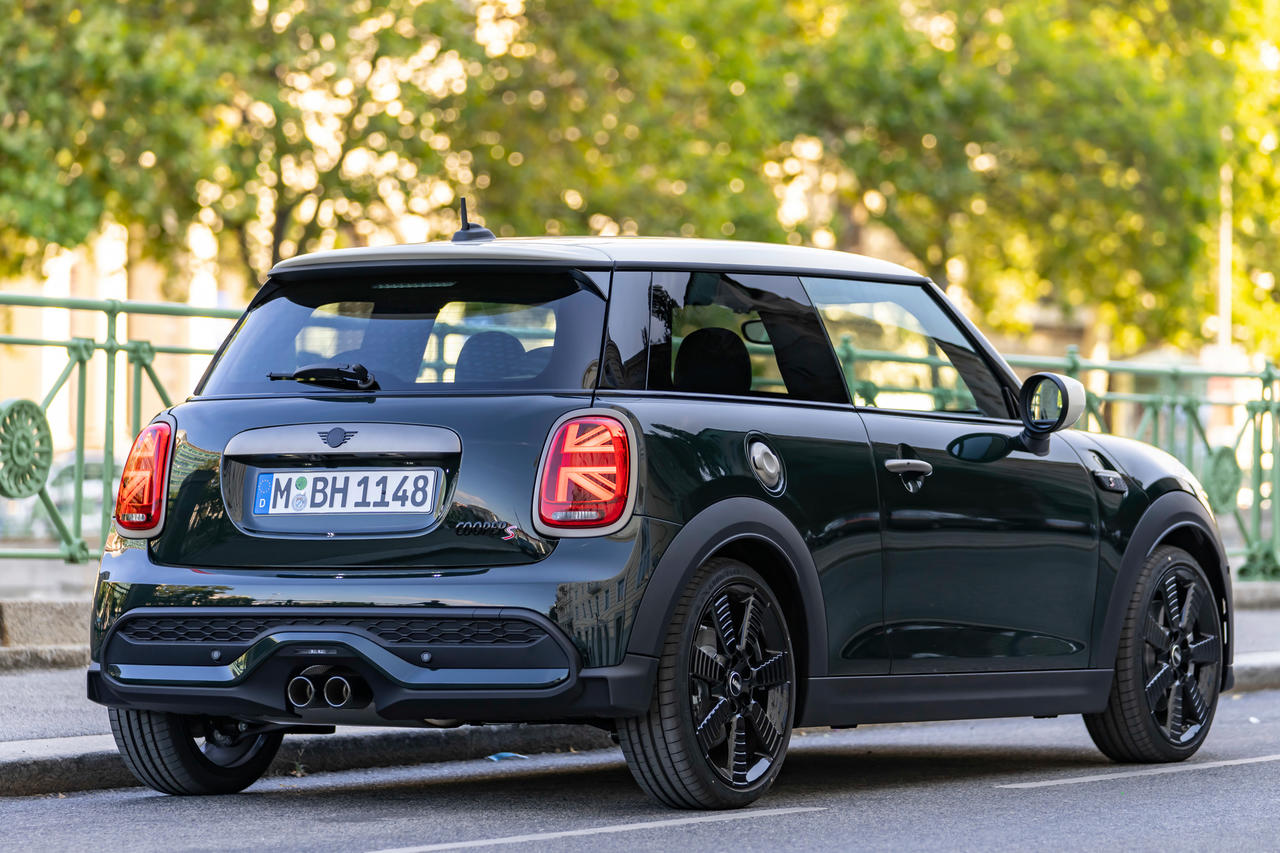 Photo 17 - Mini Cooper S 2022 feux arrière - Mini Cooper C et Cooper S ...