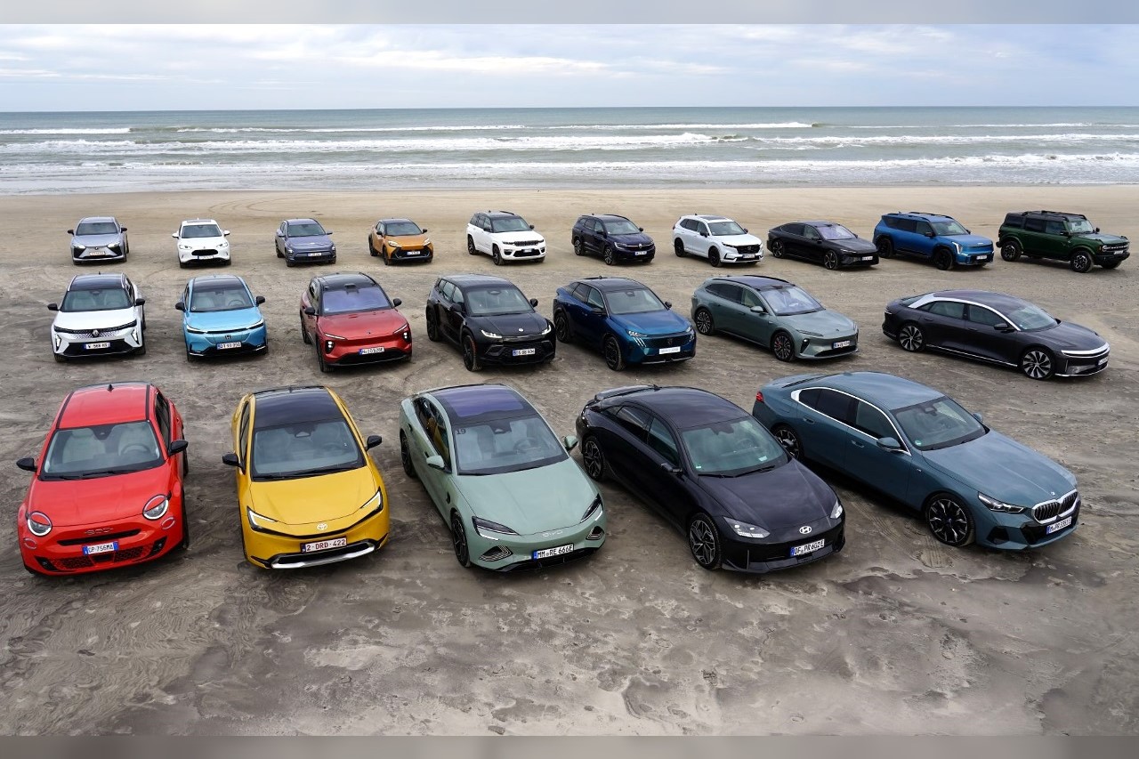 Photo 1 - Ces 22 prétendantes au titre de la Voiture de l'année, sur 28 ...