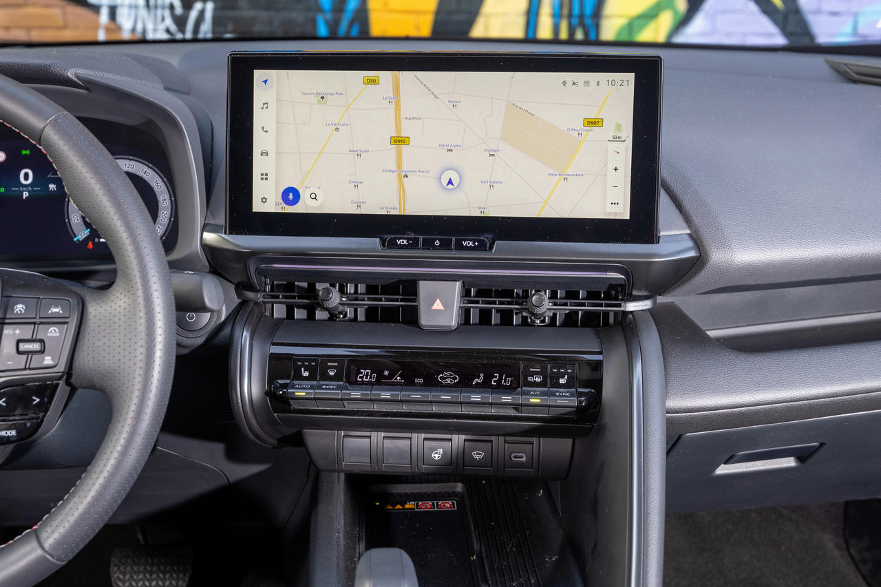 Diaporama et photos - Essai Toyota C-HR 200 GR Sport (2024) : l’hybride GTI ? | L'Argus