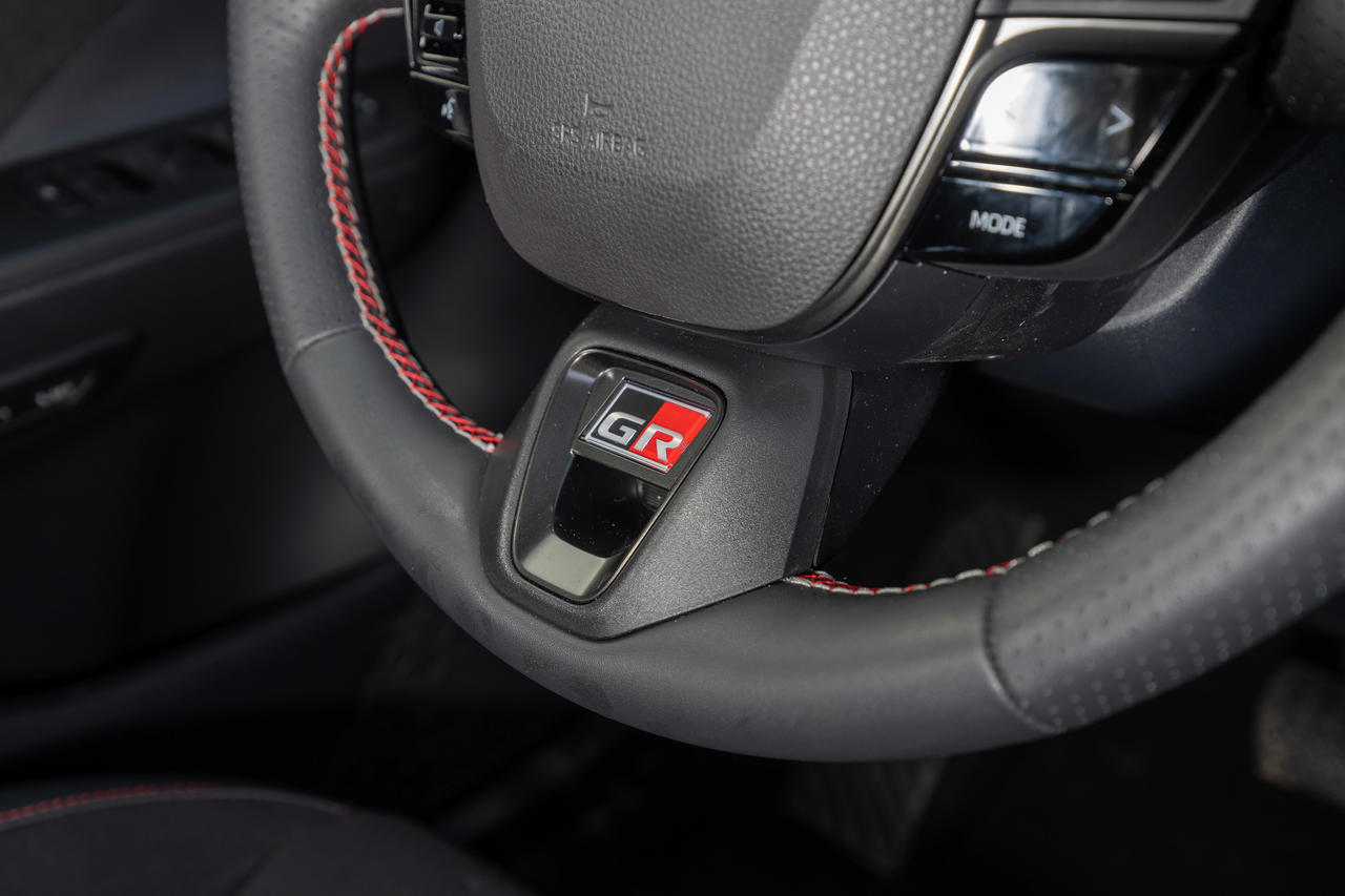 Photo 18 - toyota chr 2024 gr sport - Essai Toyota C-HR 200 GR Sport (2024) : l’hybride GTI