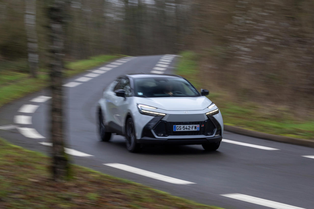 Photo 4 - Essai Toyota C-HR 200 GR Sport (2024) : l’hybride GTI