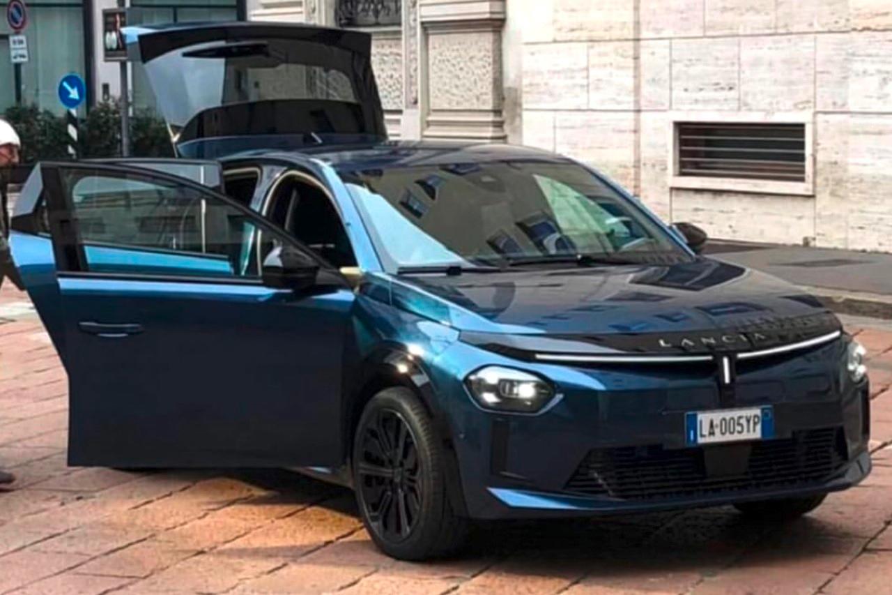 Photo 14 - Le dessin de la face avant fait preuve d'originalité. - Lancia Ypsilon (2024). Photos ...