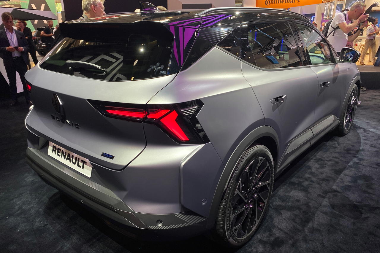 Photo 7 - Vue arrière Renault Scénic électrique Esprit Alpine - Renault ...