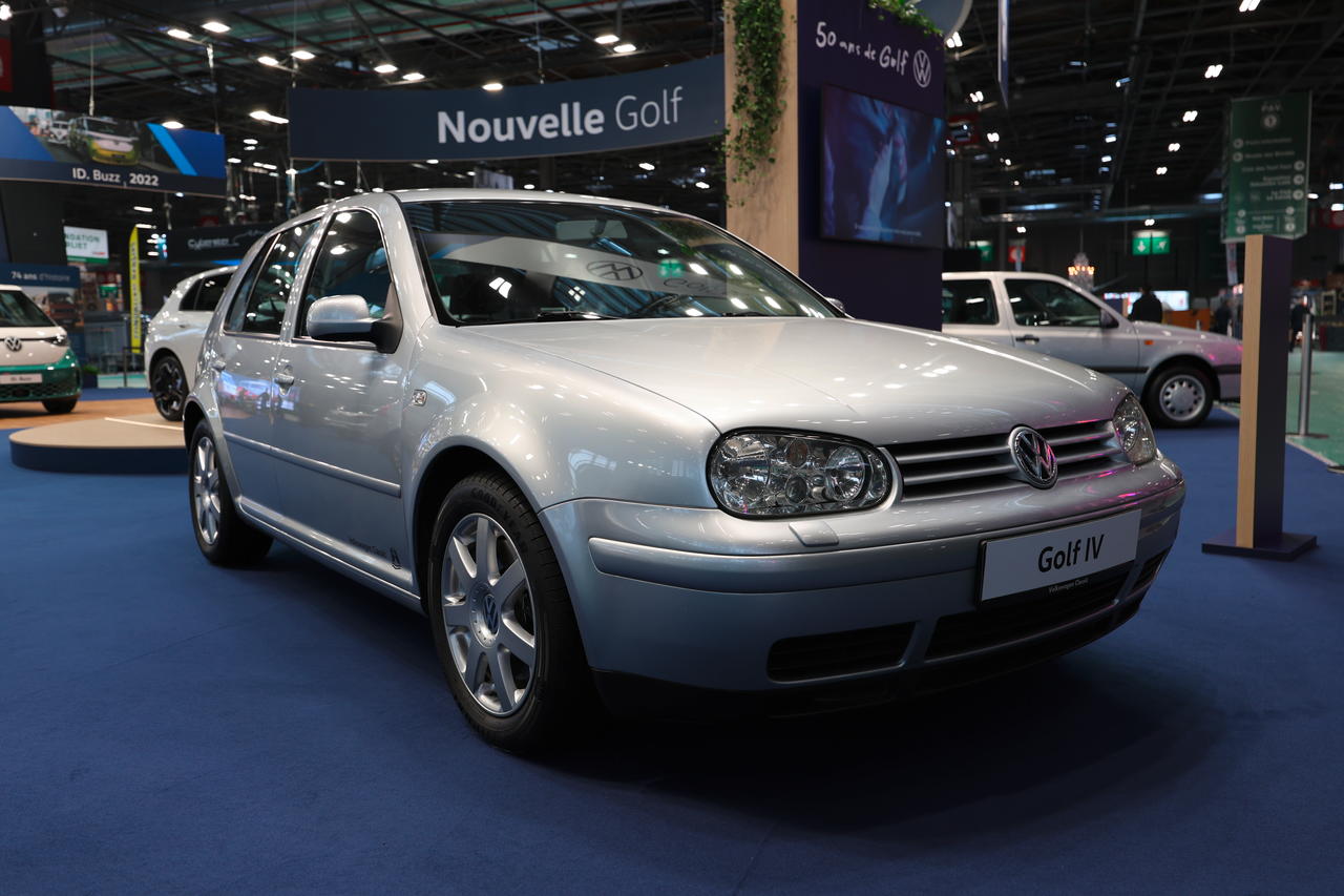 Photo 8 - Volkswagen Golf 4 (1997-2003). - Rétromobile 2024. Comment la ...