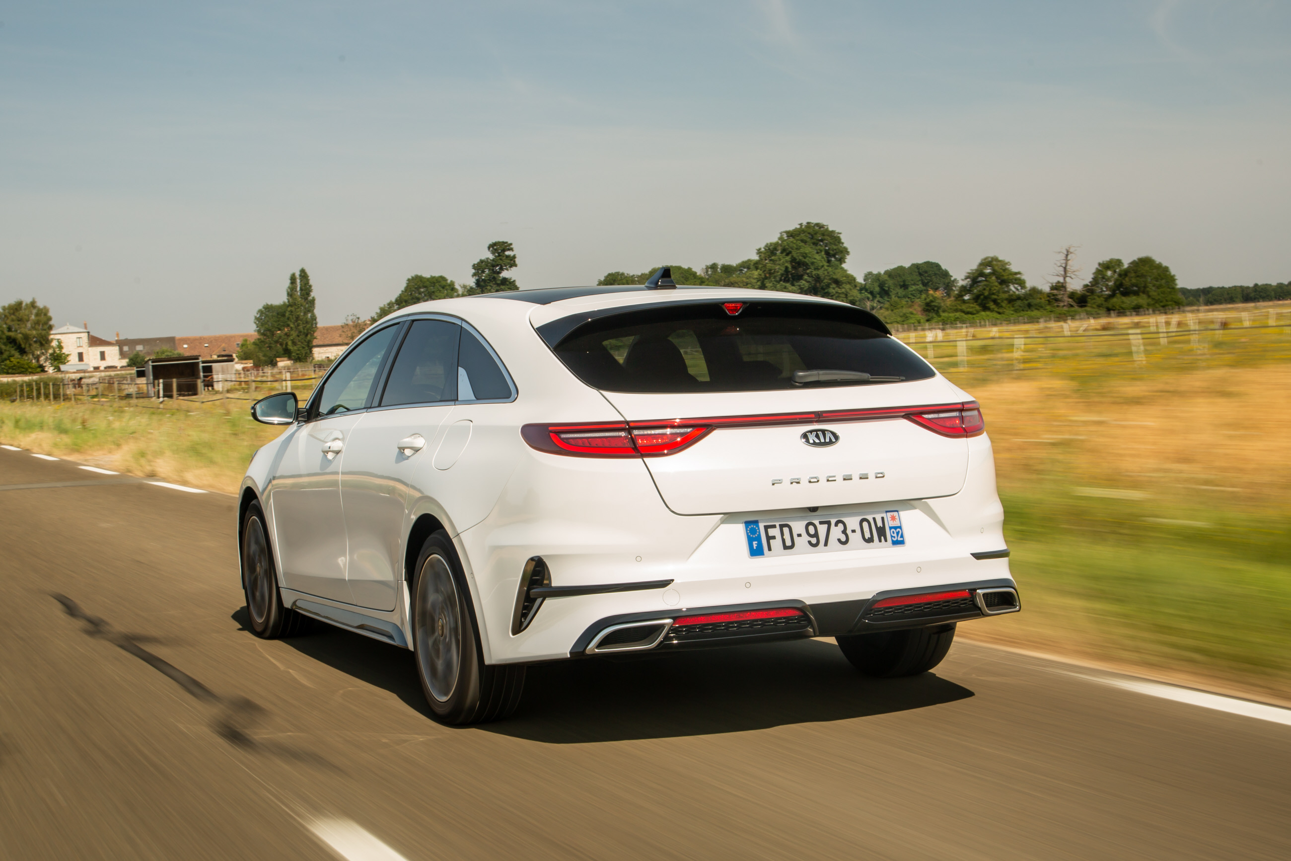 Photo 6 - Kia proceed break de chasse blanc - Rappel Kia 1.6 diesel. Vérification de la pompe à ...