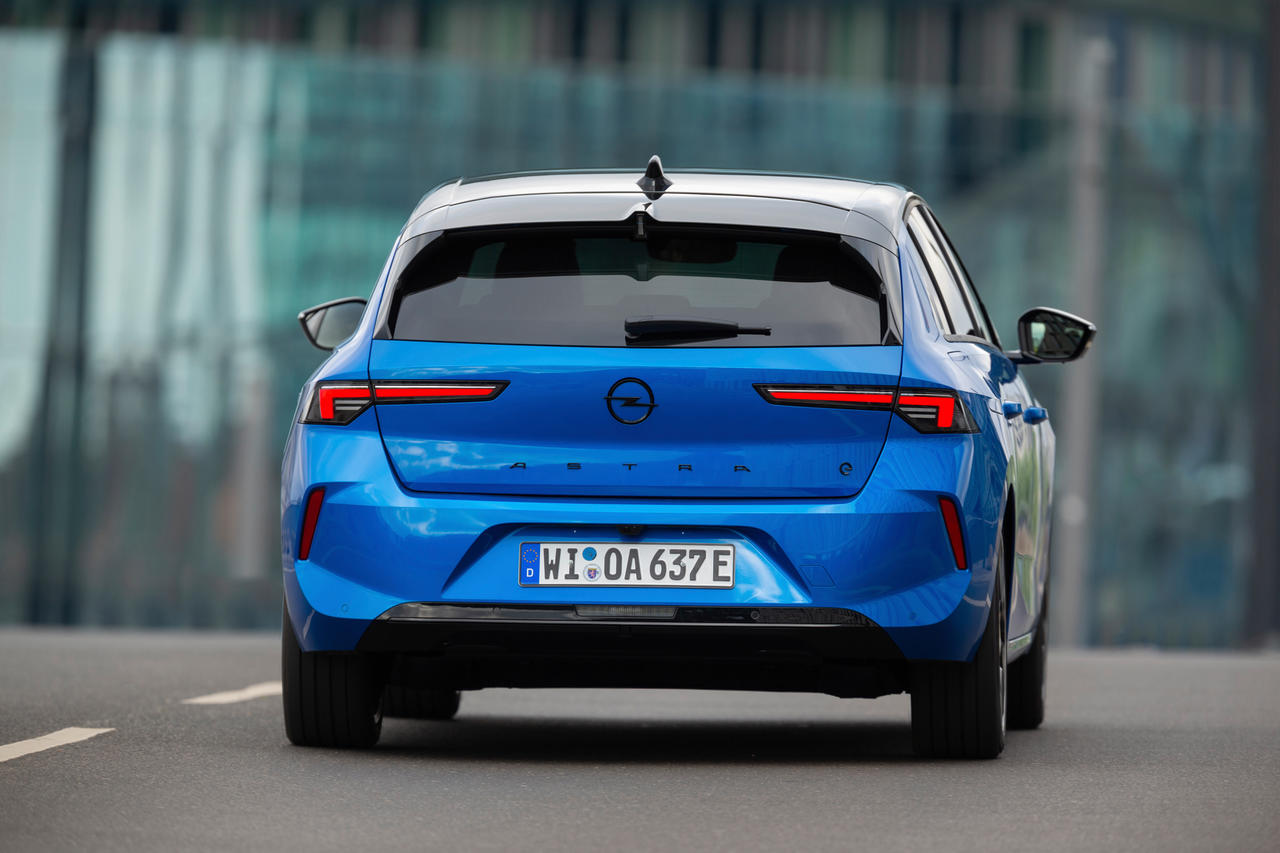 Photo 4 - Opel revendique 418 km d'autonomie WLTP pour l'Astra Electric ...