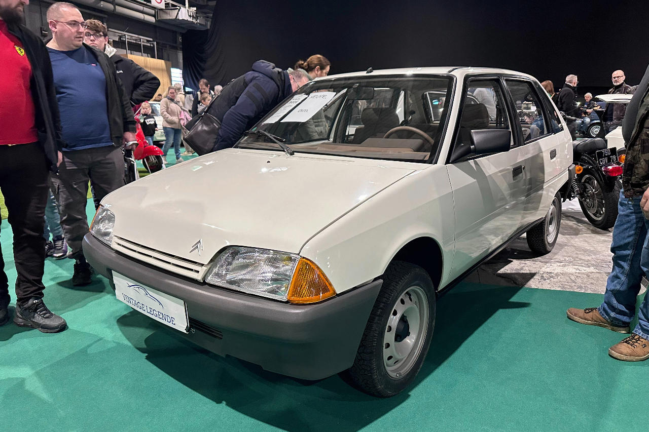 Photo 8 - Cette AX 10 RE immaculée était déjà proposée à la vente par ...