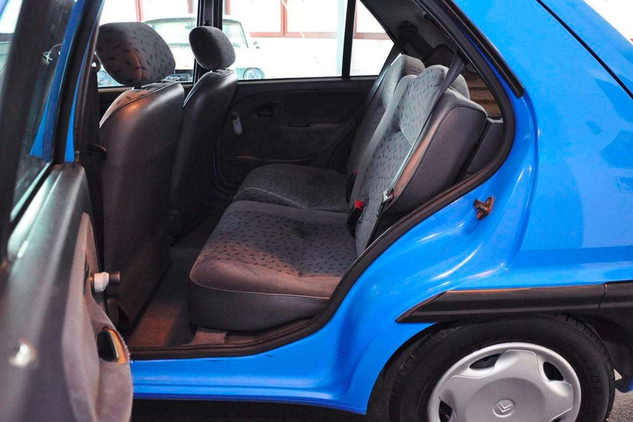 Photo 10 - L'intérieur a aussi bien vieilli que la carrosserie ...