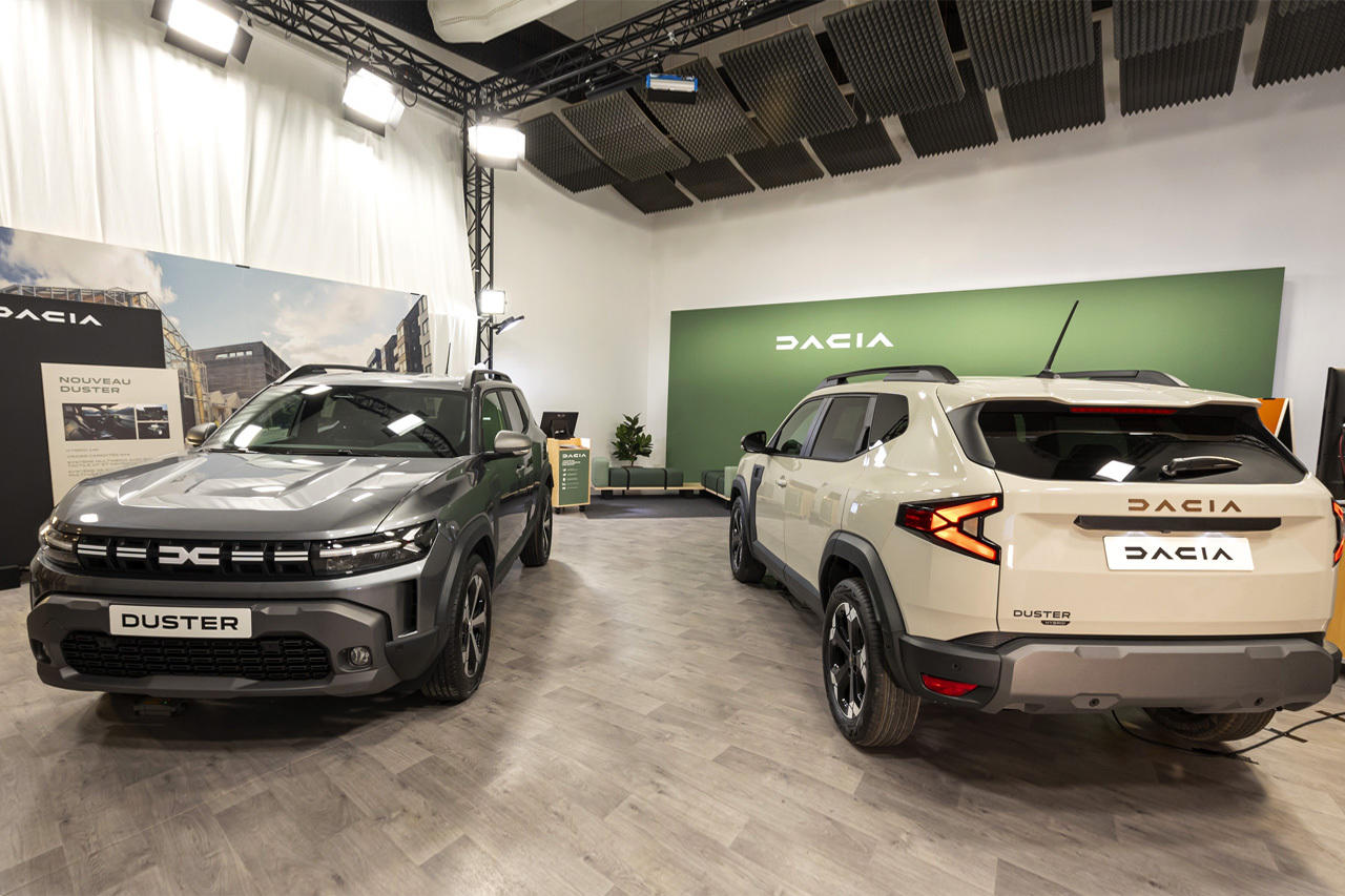 Photo 1 - dacia showroom digital - Dacia poursuit la digitalisation de ...