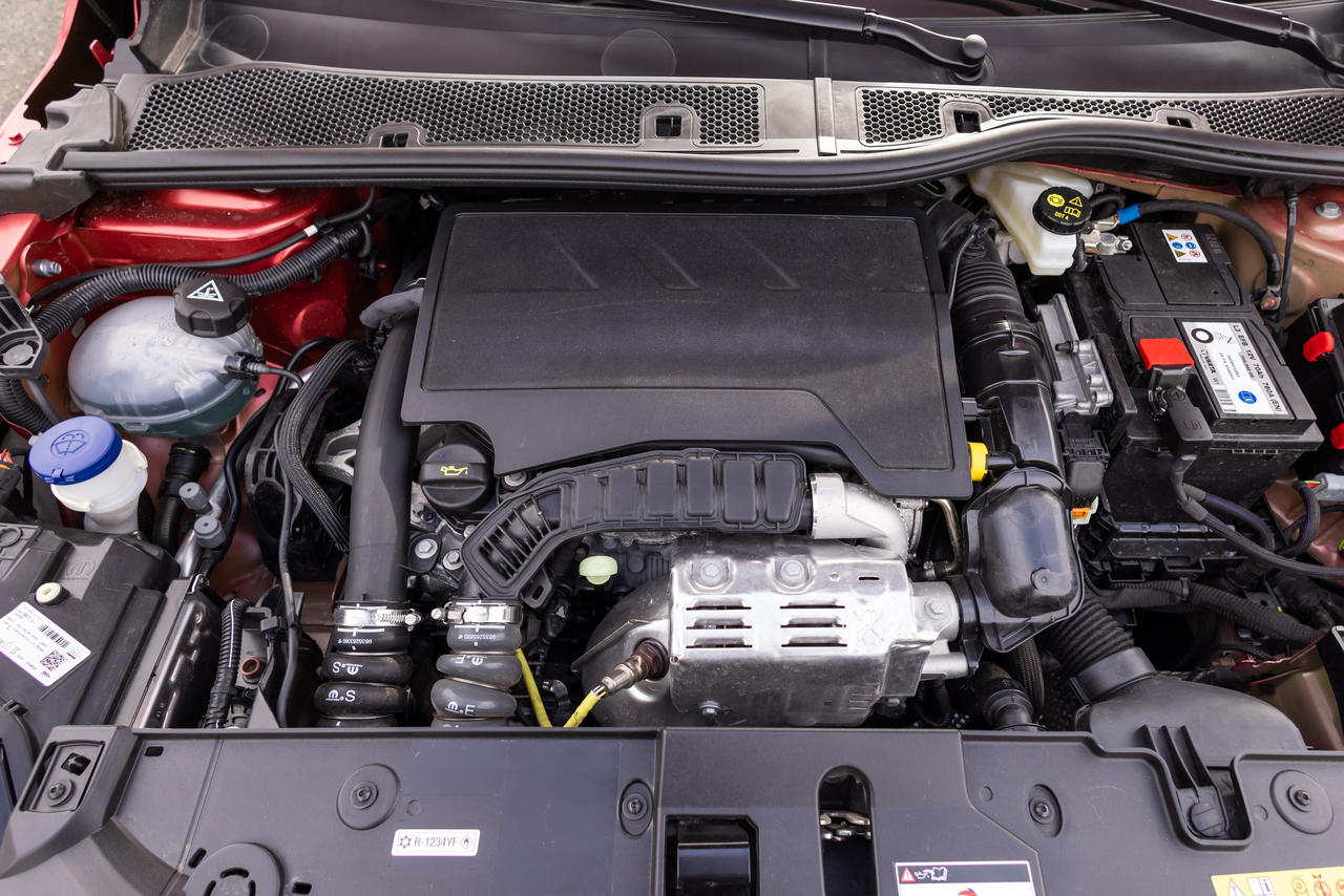 Photo 3 - reconnaître moteur courroie Peugeot - Essai Peugeot 208 1.2 ...