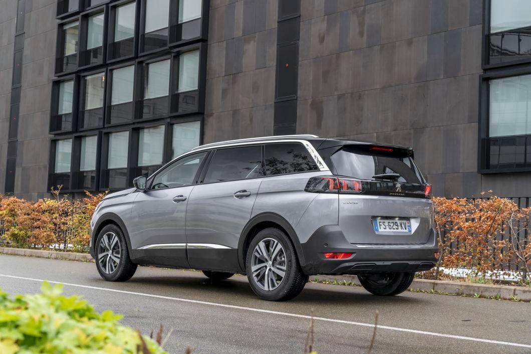 Photo 6 - Peugeot 5008 2023 arrière - Nouveau Peugeot 5008 (2024). Tout savoir sur le SUV ...