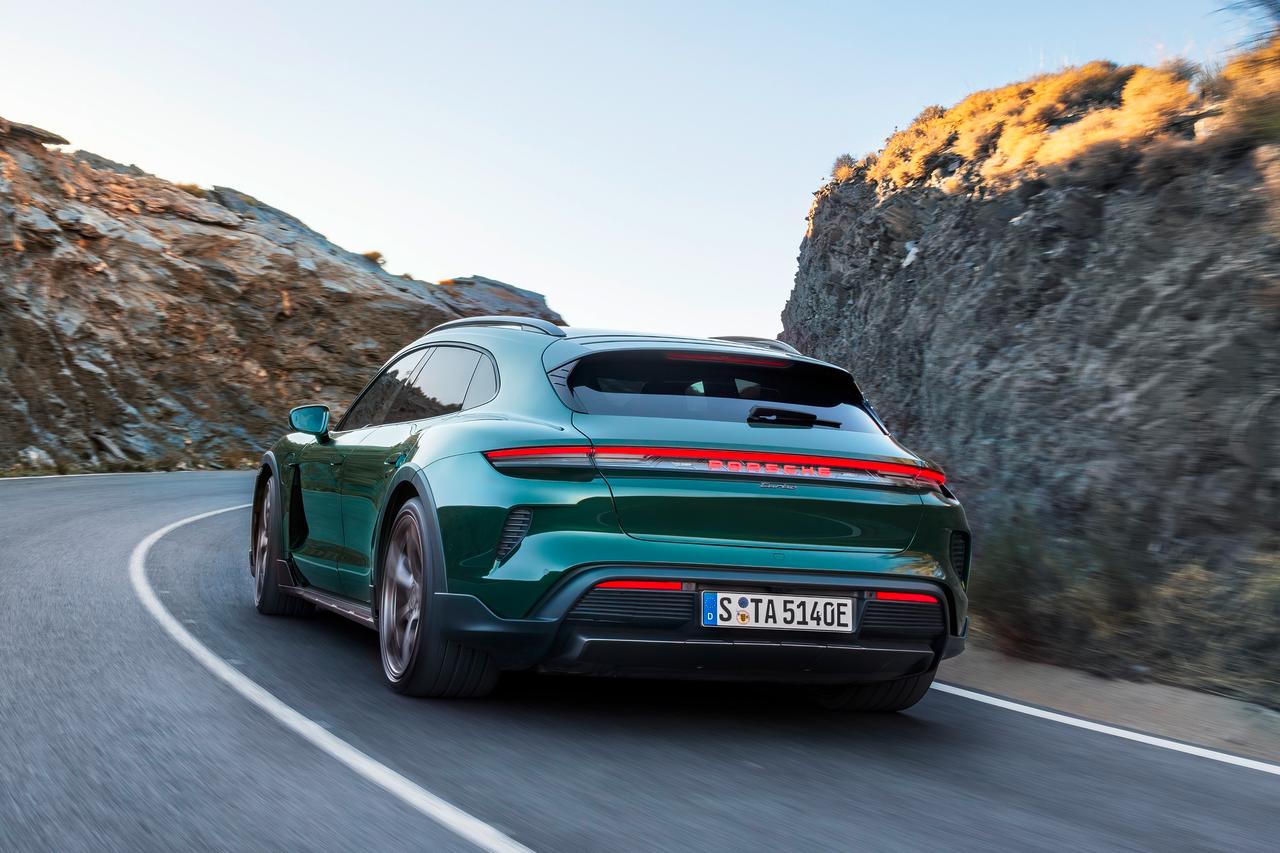 Porsche Taycan (2024). Jusqu'à 1 108 ch pour la berline électrique restylée