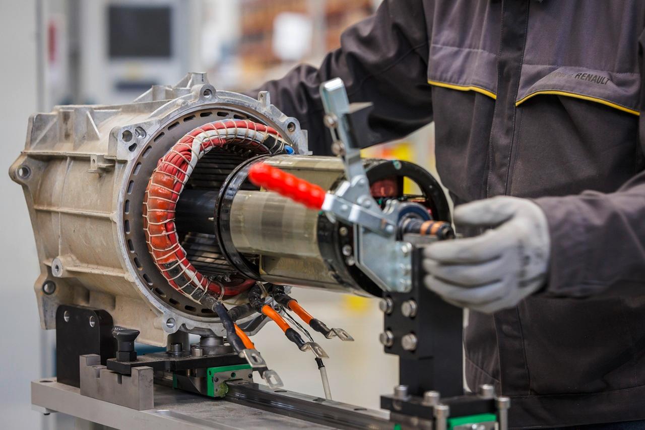 Photo 1 - renault piece electrique reconditionne - Renault se lance ...