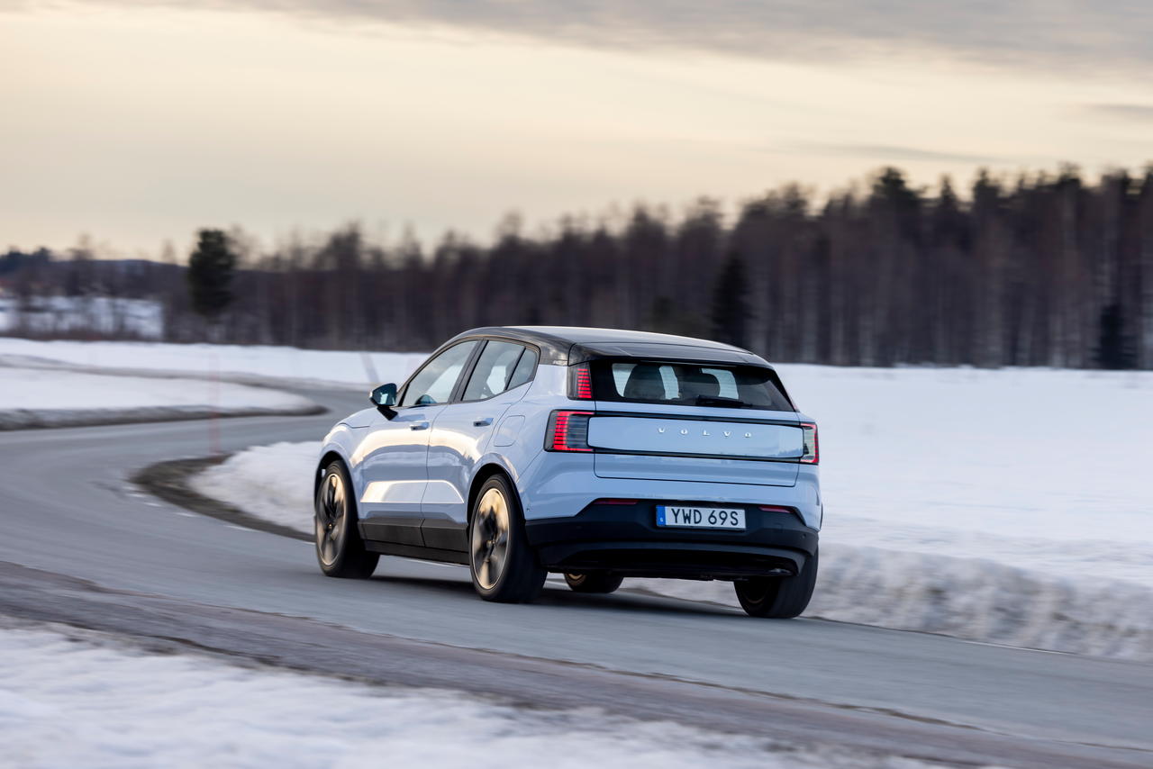 Diaporama et photos - Essai Volvo EX30 Twin Performance 2024. Il cache ...