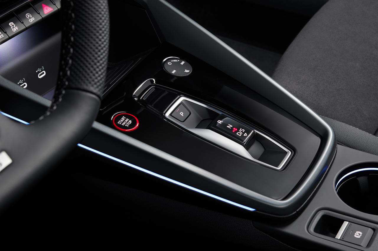 Photo 8 - Le mini levier de la boîte de vitesses S tronic 7 est ...