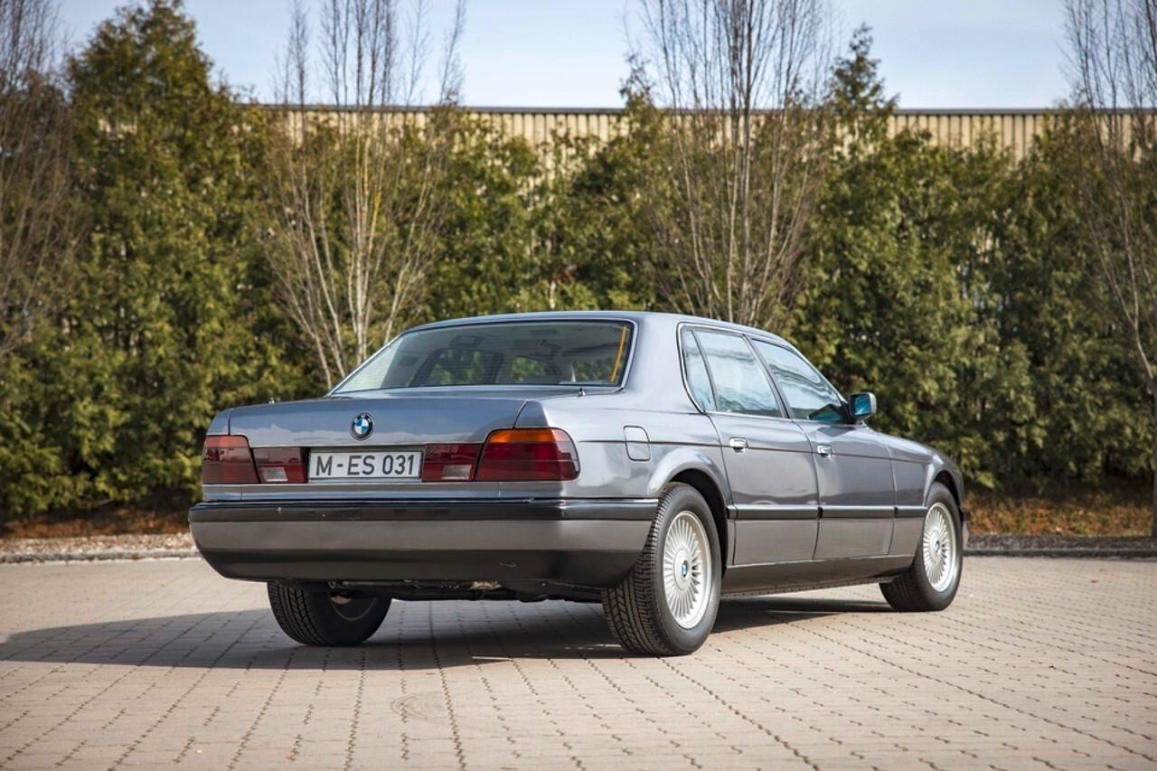BMW Série 7 (1990). Un second prototype à moteur V16 dévoilé
