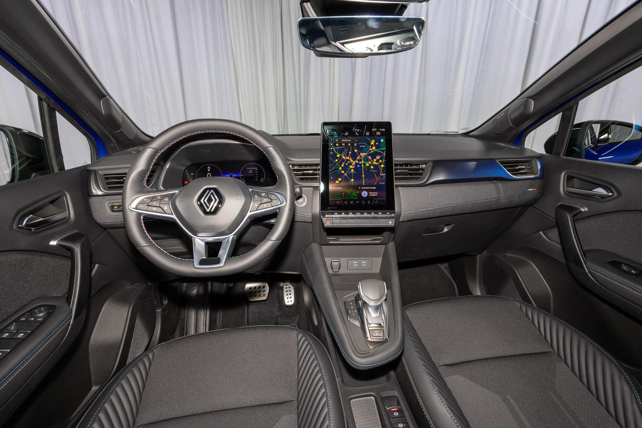 Renault Captur (2024). Premier contact avec le SUV urbain profondément ...