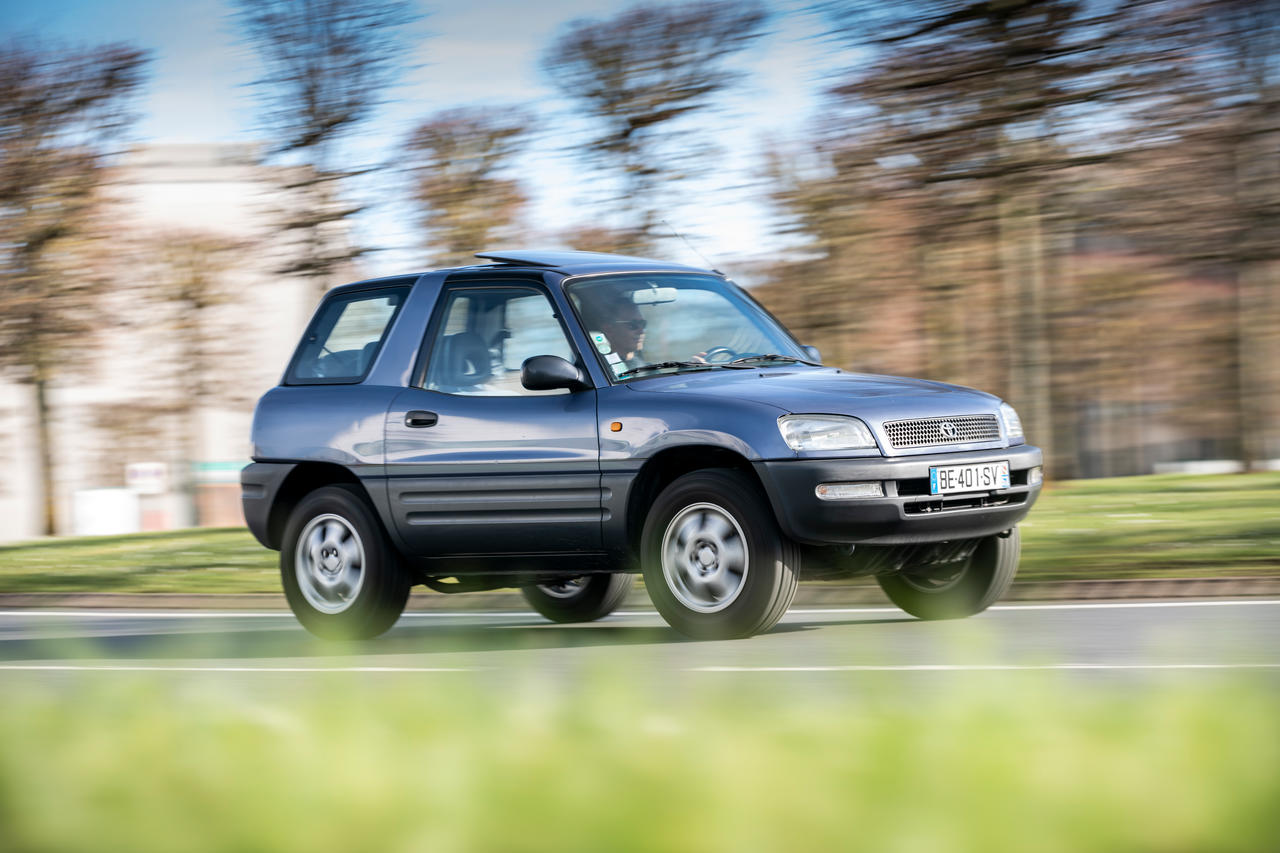 Photo 1 - Lancé en 1994, le premier Toyota RAV4 était unique sur son ...