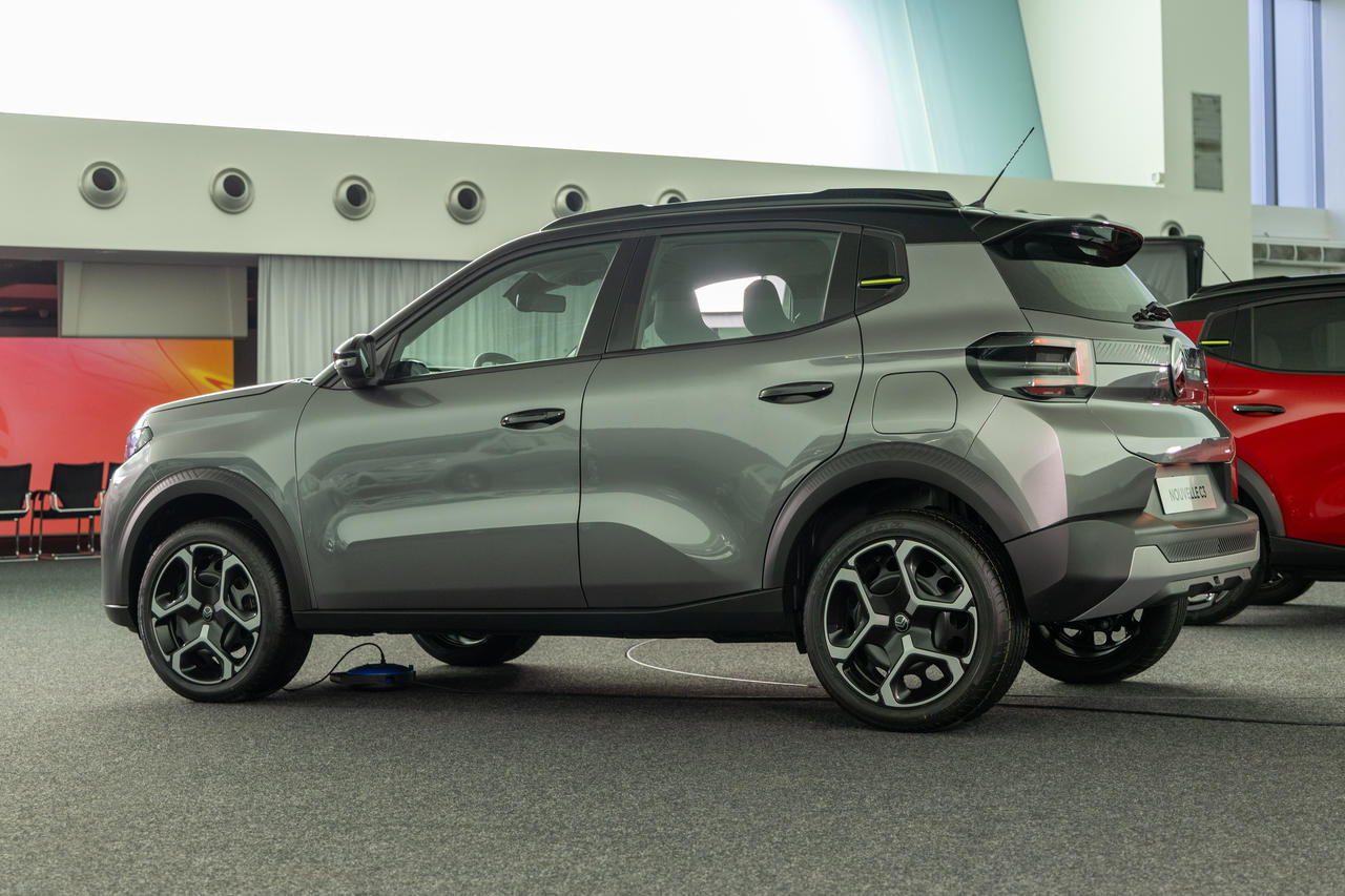 Citroën C3 (2024). La nouvelle citadine face à l'ancienne : quelles ...